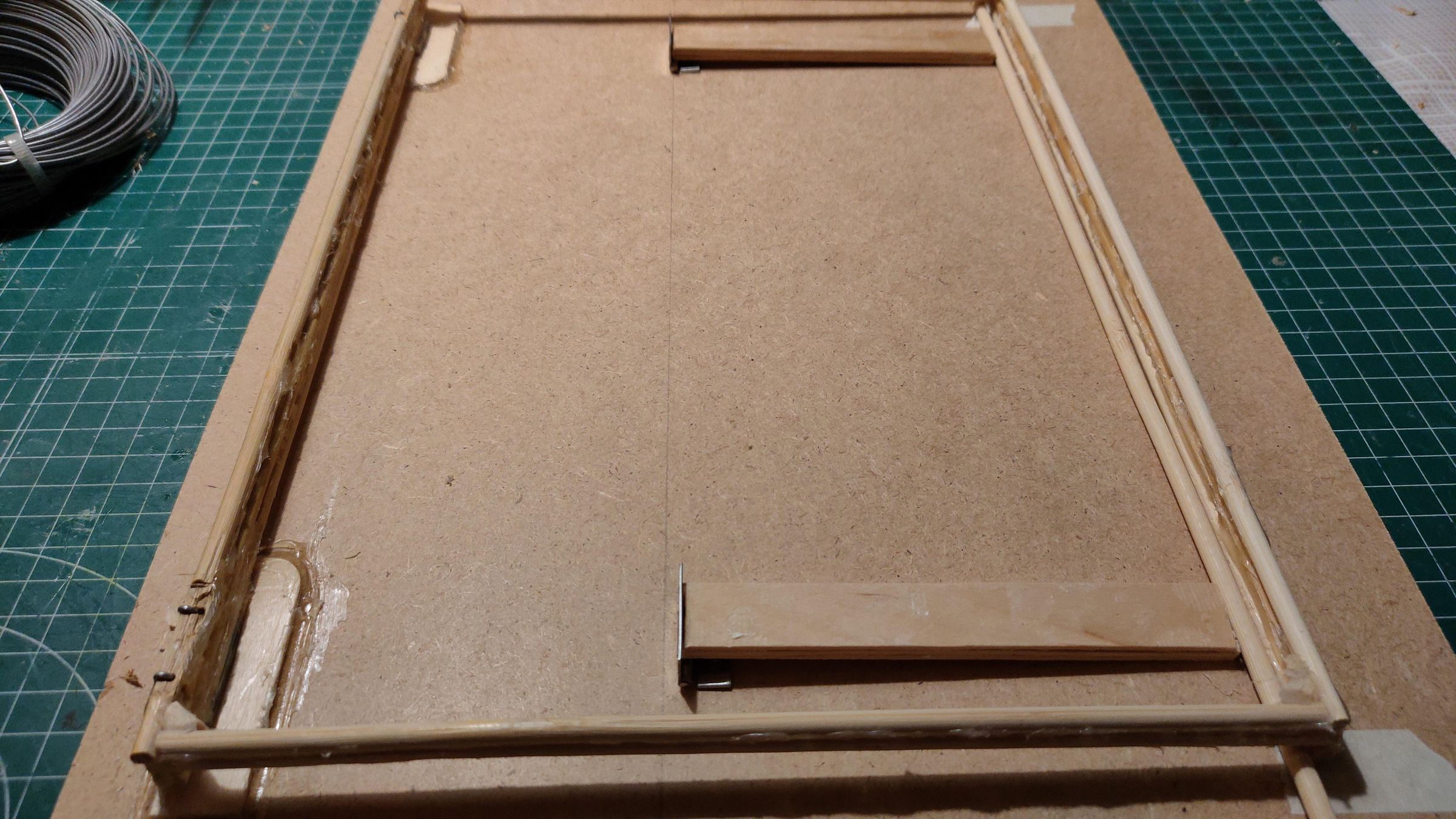 DiY Tabletop Portable Easel - Atril Portátil De Sobremesa : 8 Steps ...
