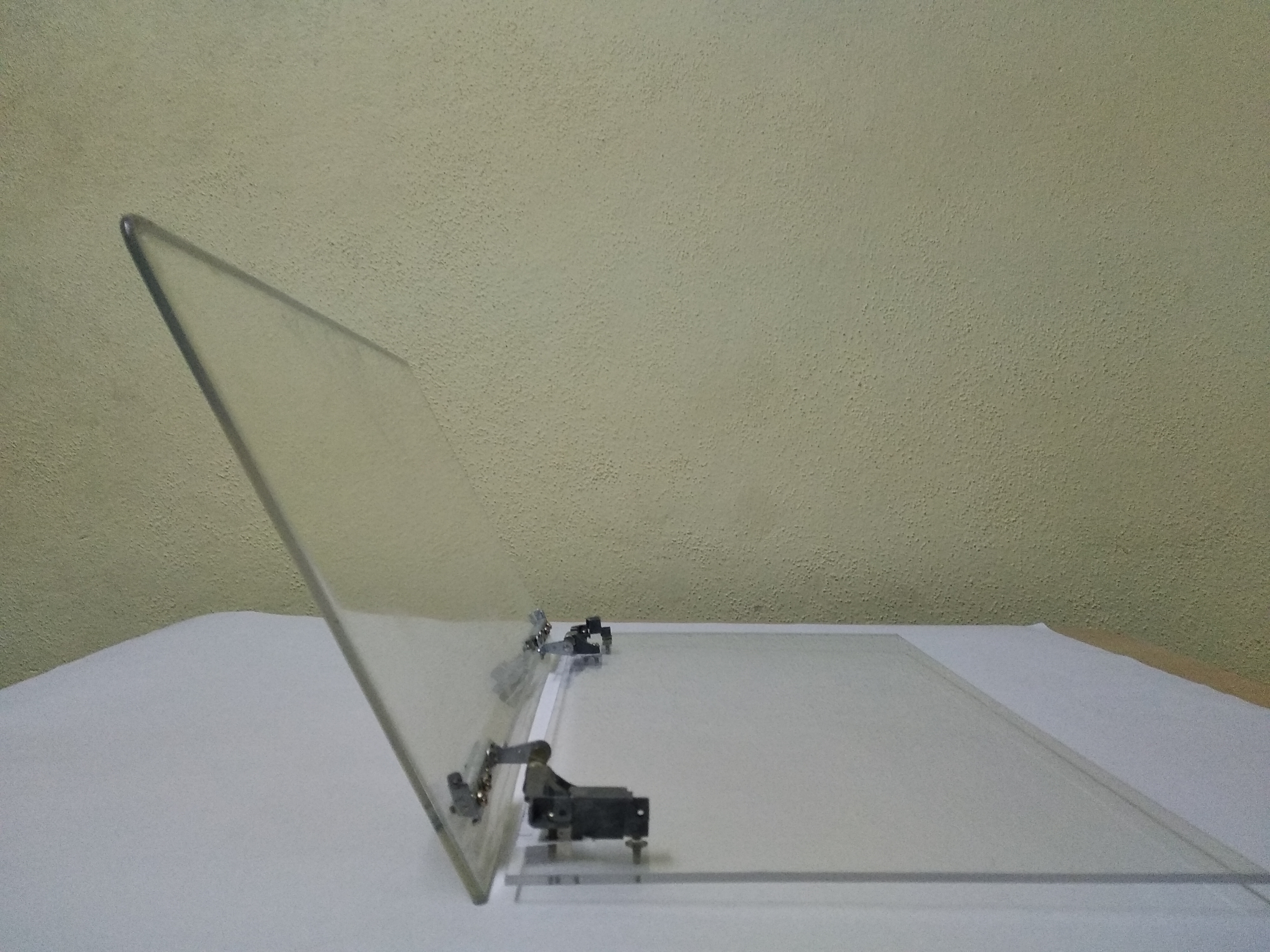 Laptop Screen Support : 3 Steps - Instructables