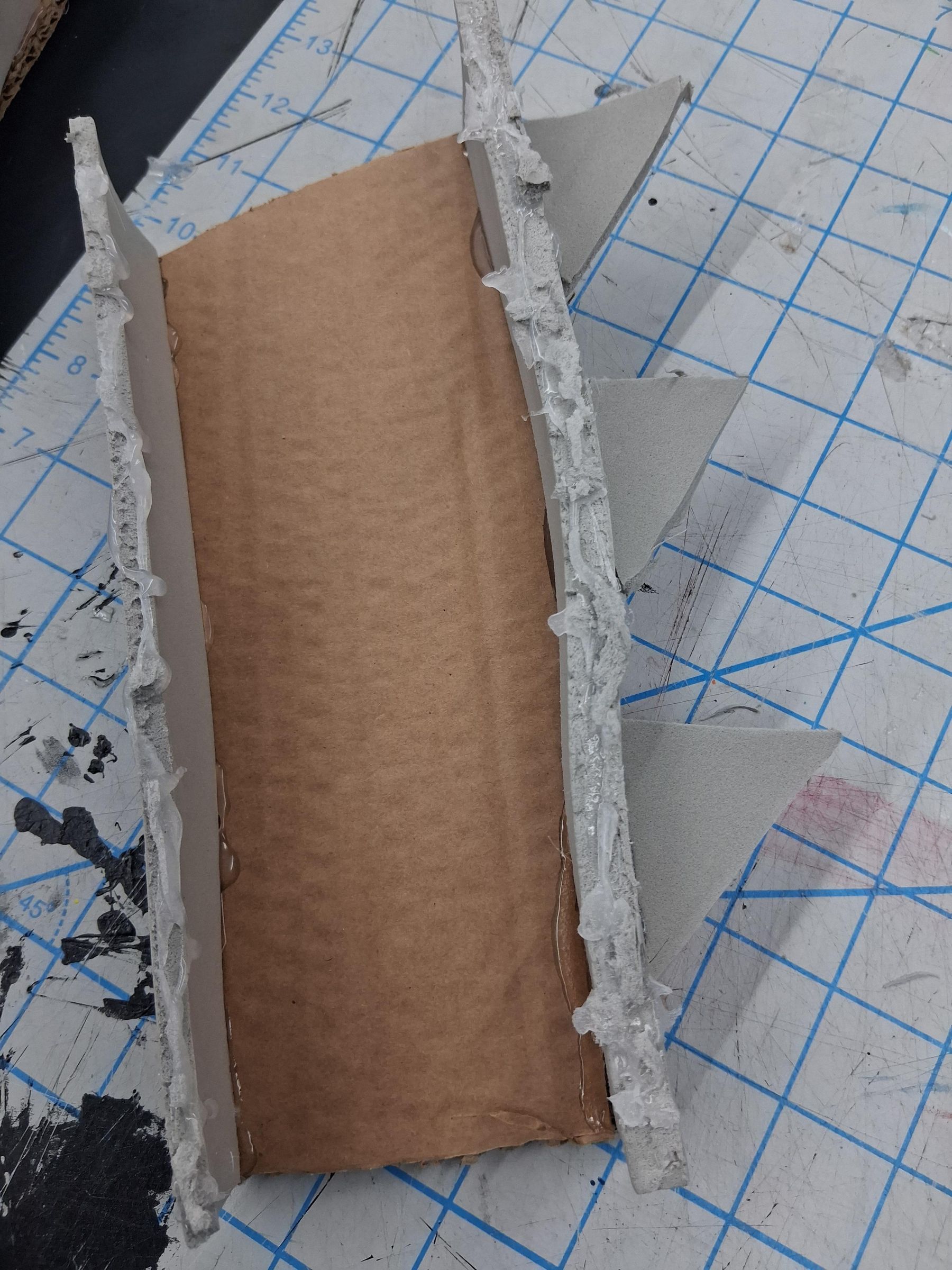 Batman Gauntlet : 5 Steps - Instructables