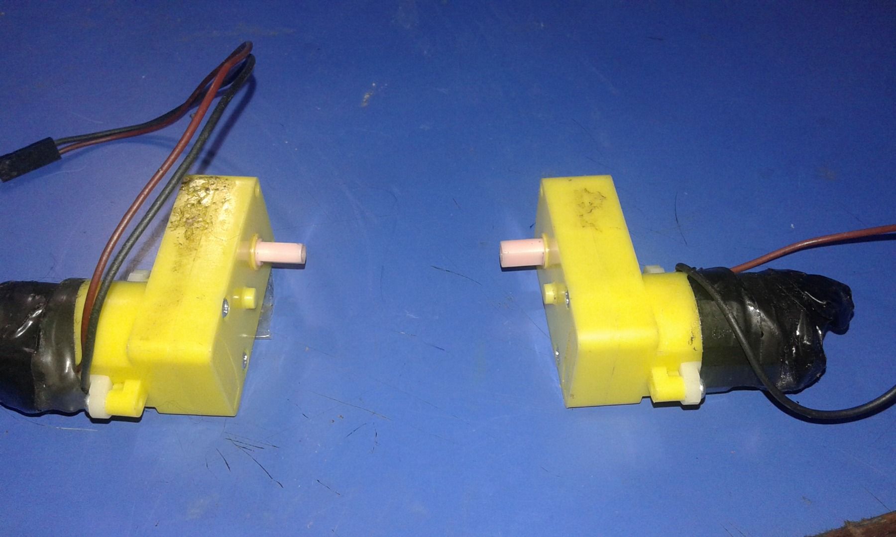 SIMPLEST LINE FOLLOWER : 3 Steps - Instructables