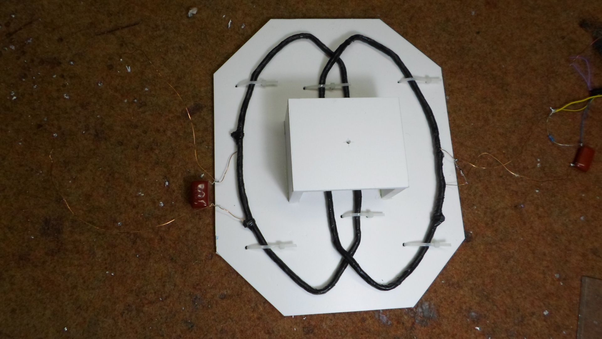 DIY Sensitive VLF METAL DETECTOR With Smartphone (detects a Small Metal ...