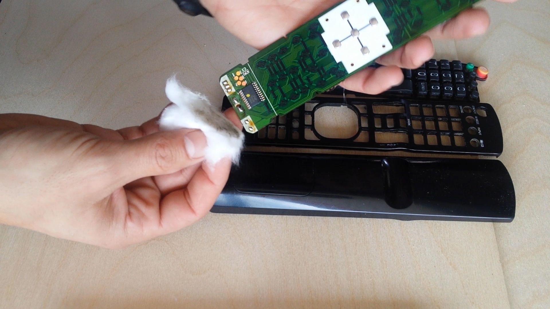 Fix an Unresponsive Remote Control : 4 Steps (with Pictures ...