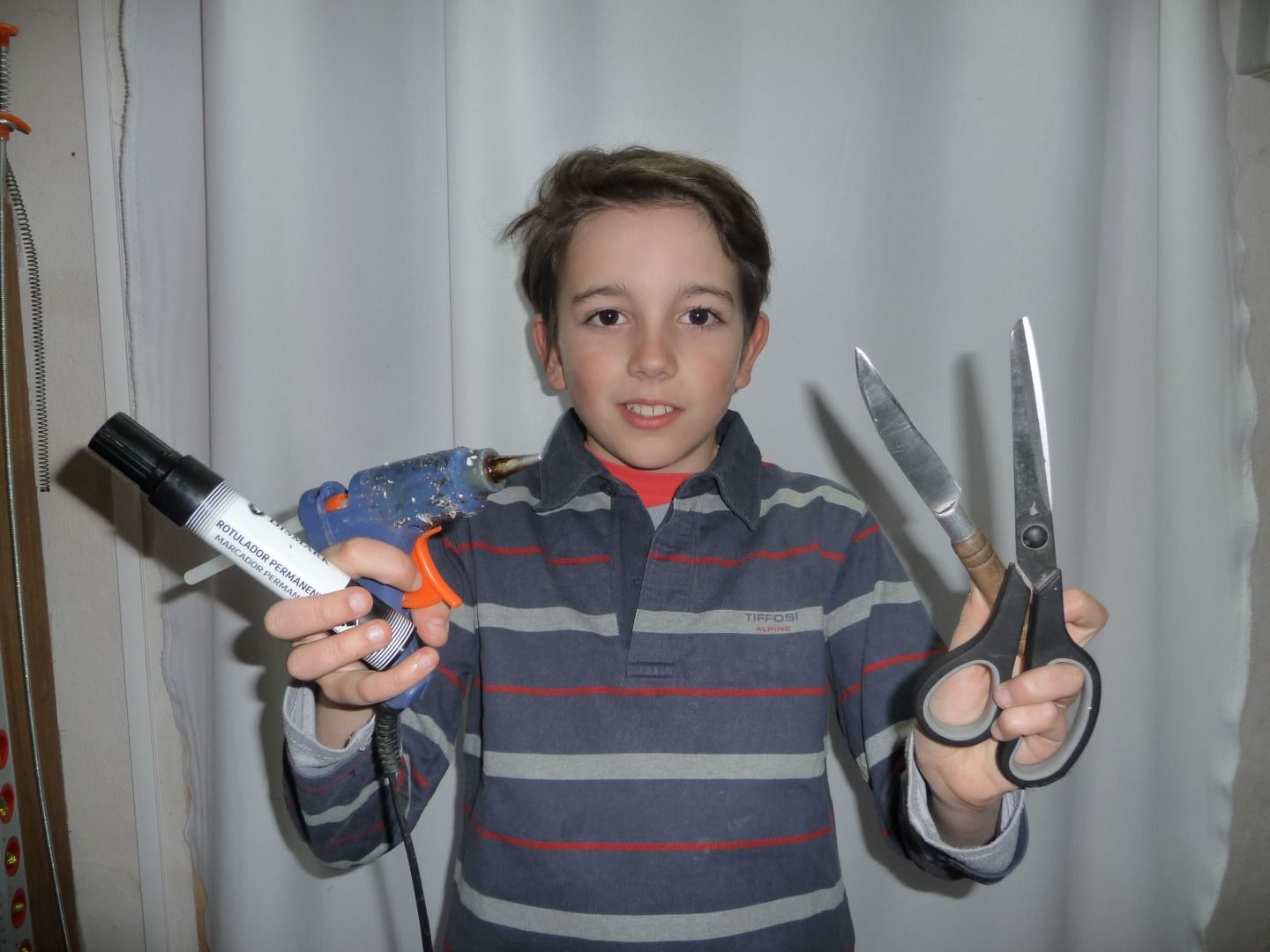 Simple Cell Phone Sound Amplifier : 8 Steps - Instructables