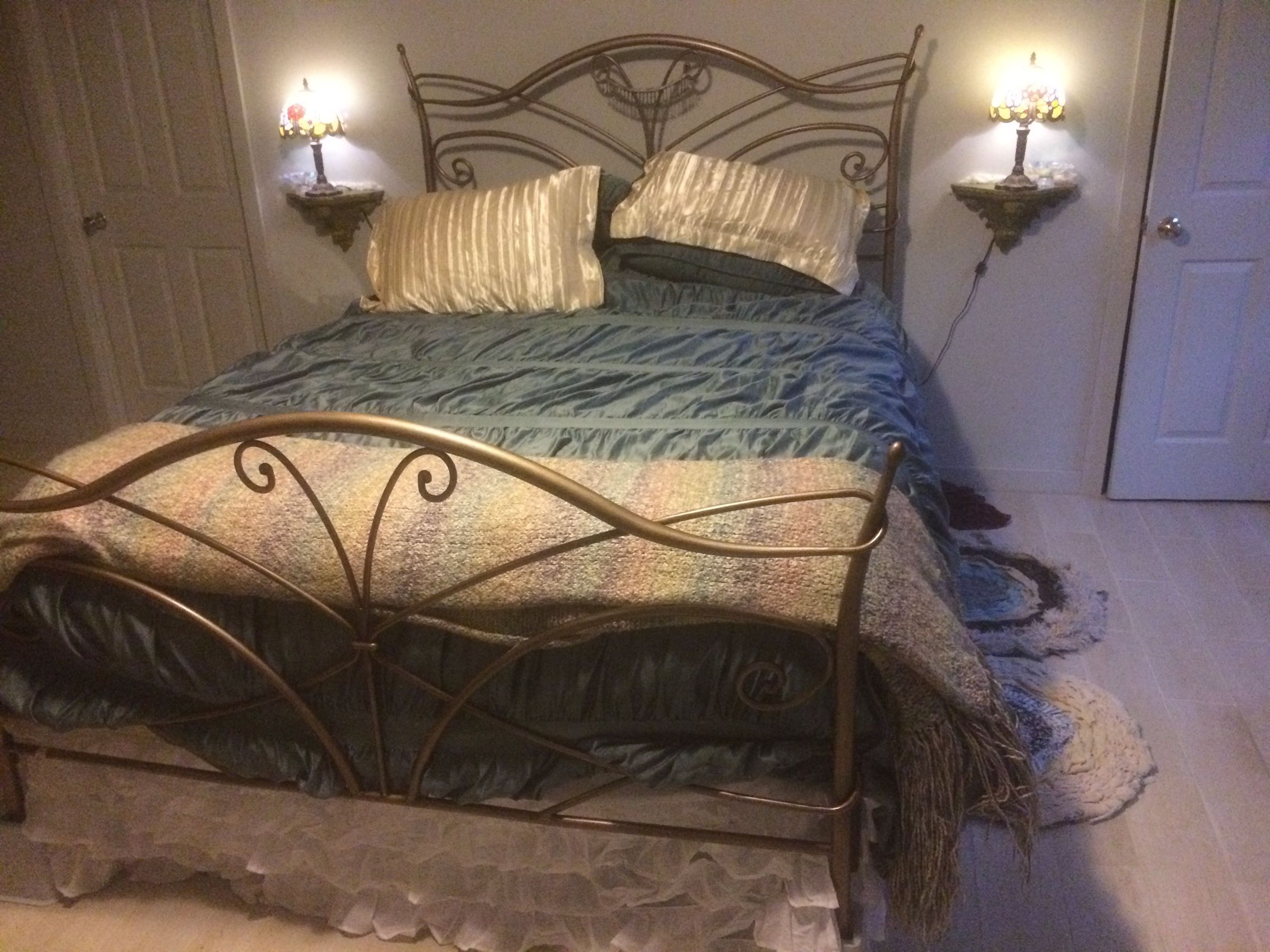 Foundation for Queen-size Memory Foam Bed From Basic Frame : 5 Steps ...