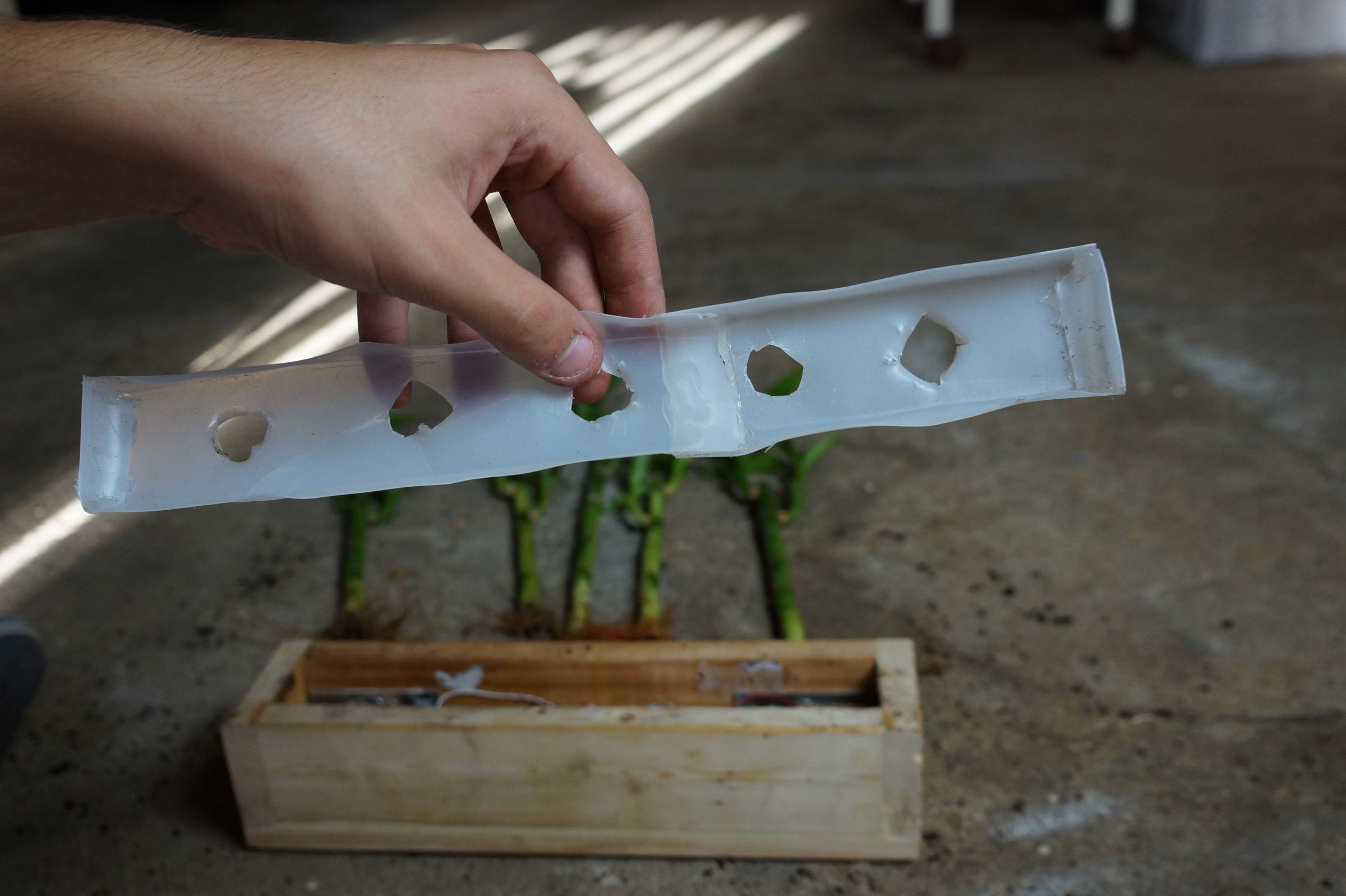 Magical Floating Planter Box : 6 Steps (with Pictures) - Instructables