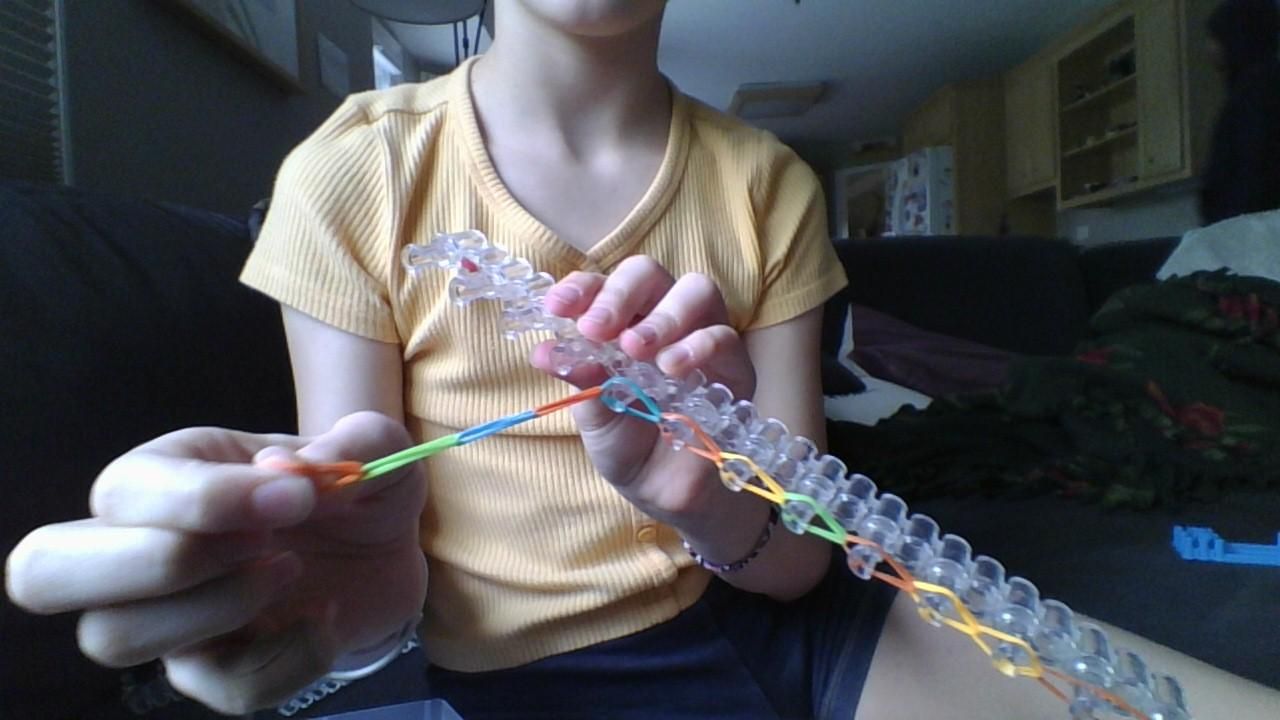 How to Make a Loom Bracelet With the Board : 8 Steps - Instructables
