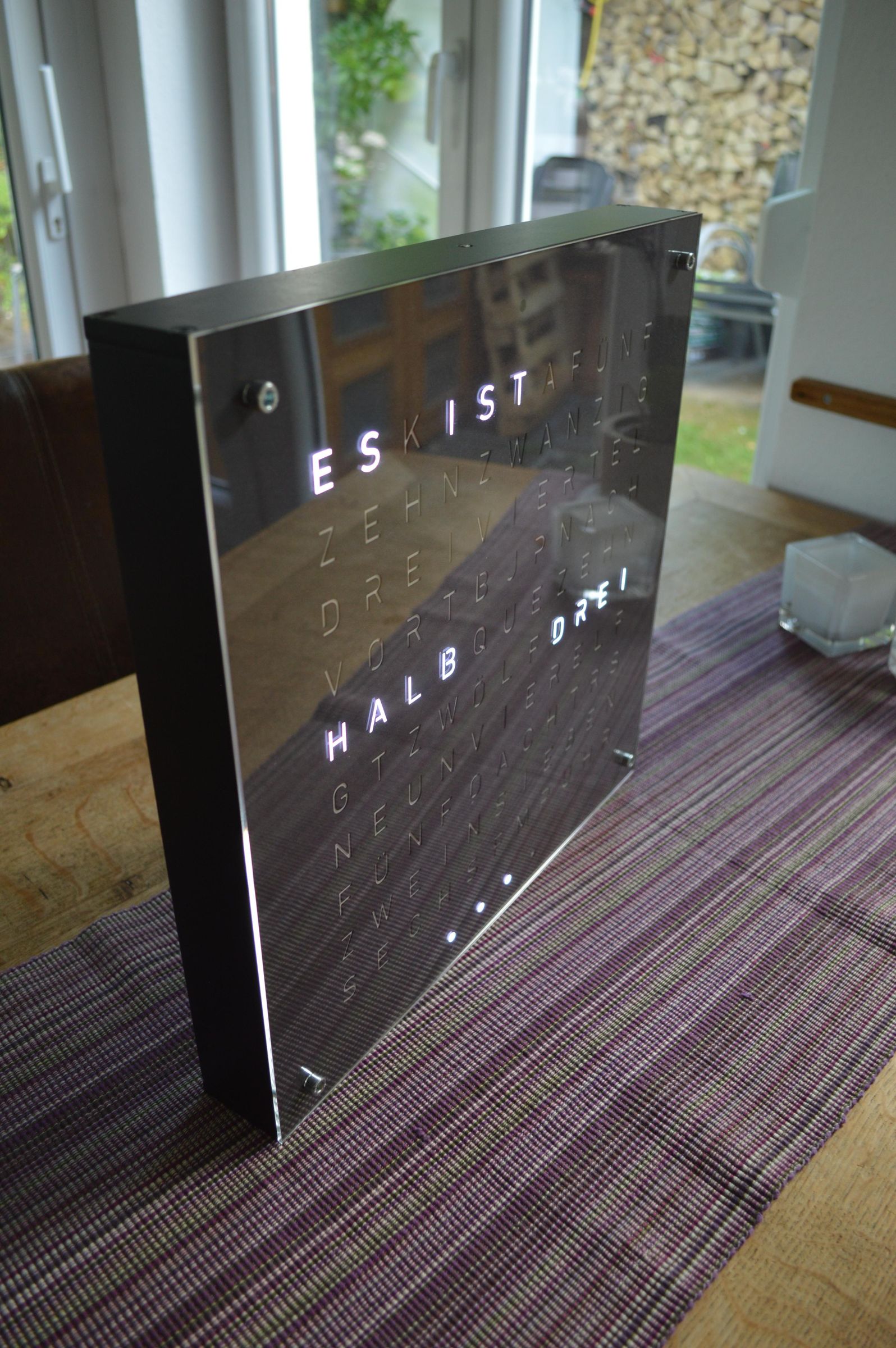 Word Clock (German Layout) : 8 Steps - Instructables