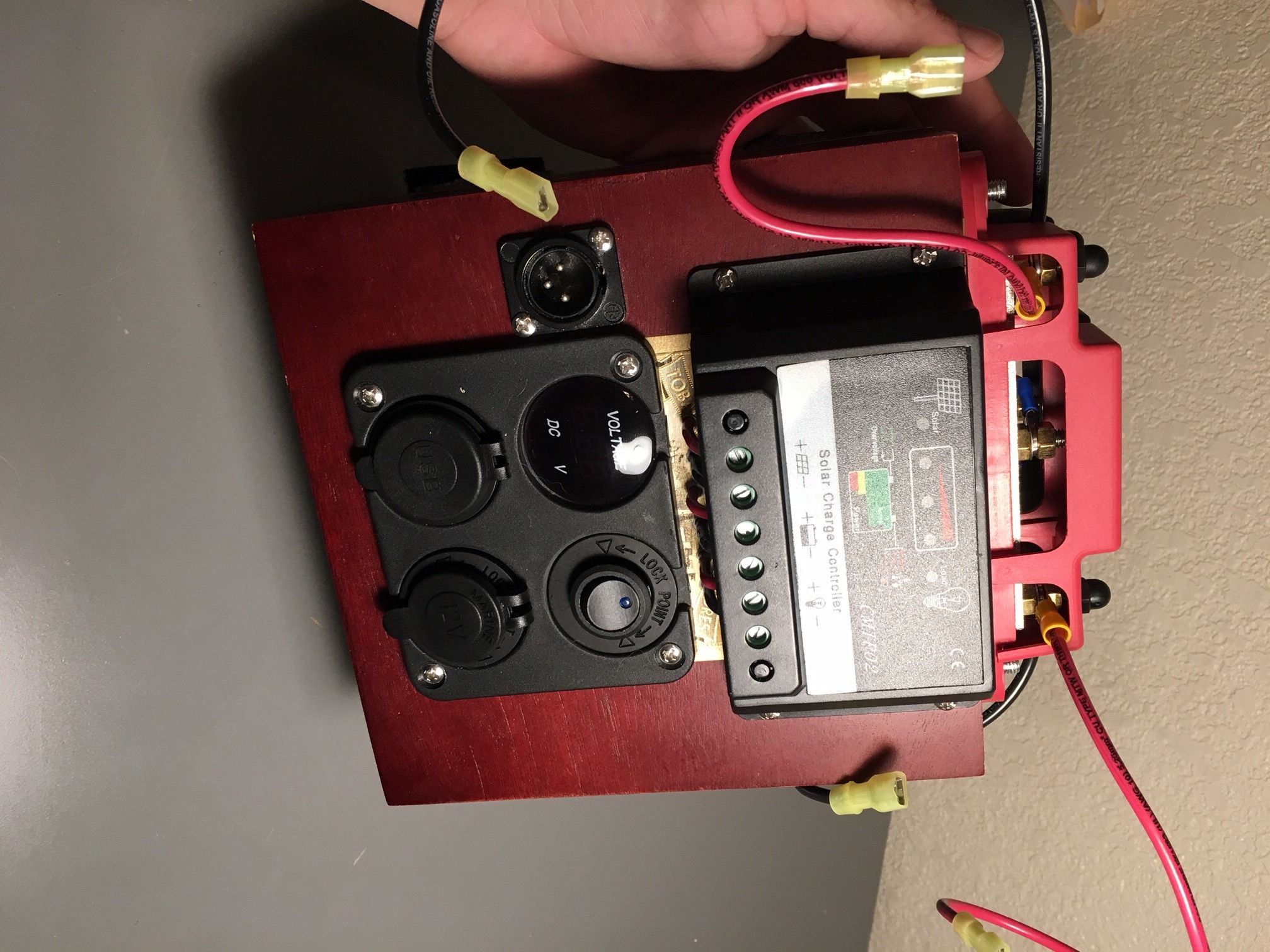 Pelican 1500 Solar Battery Bank : 4 Steps - Instructables