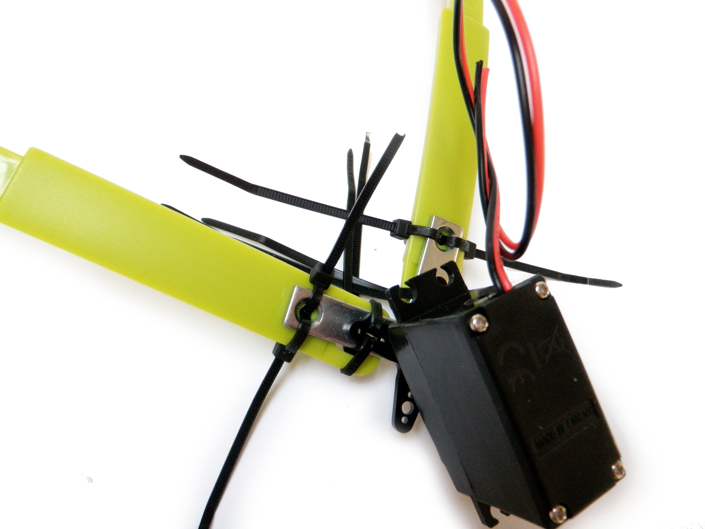Simple Bots: Skitter : 20 Steps (with Pictures) - Instructables