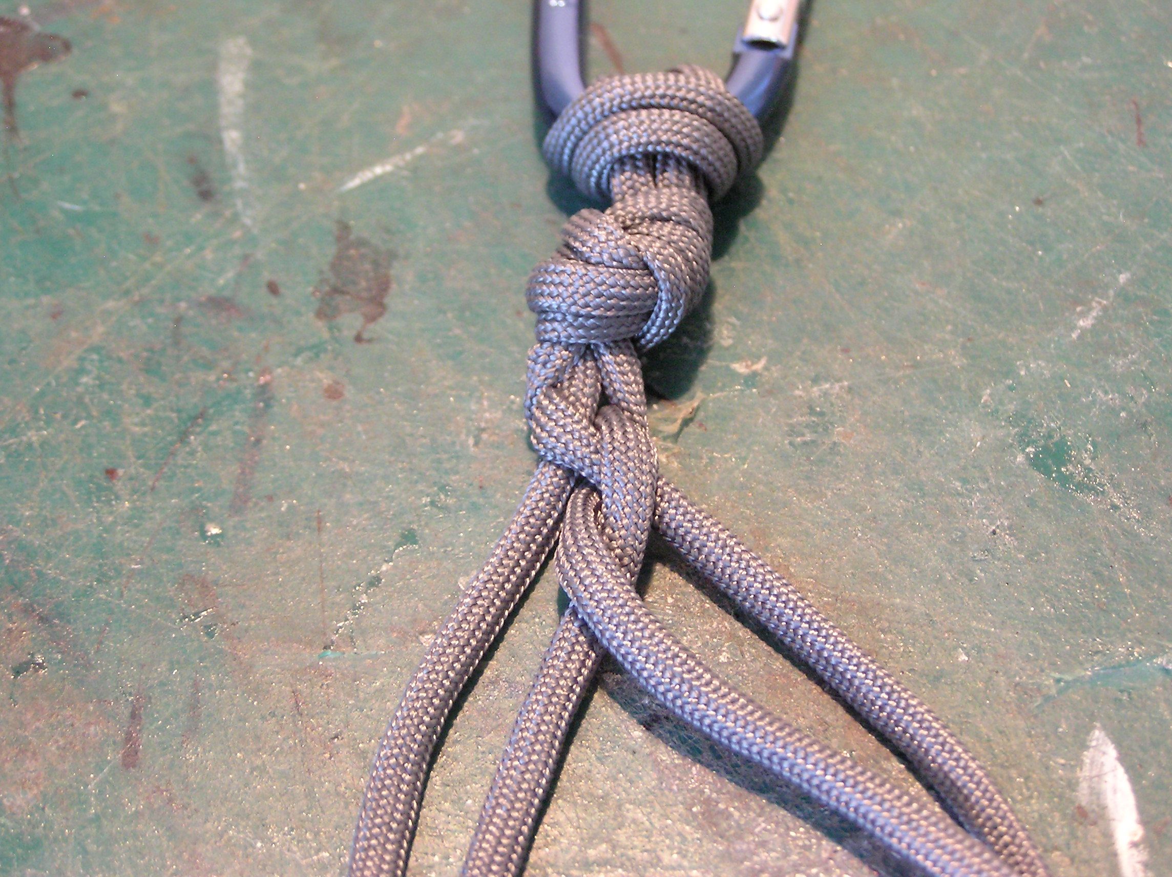 Paracord Water Jug Harness. : 6 Steps (with Pictures) - Instructables