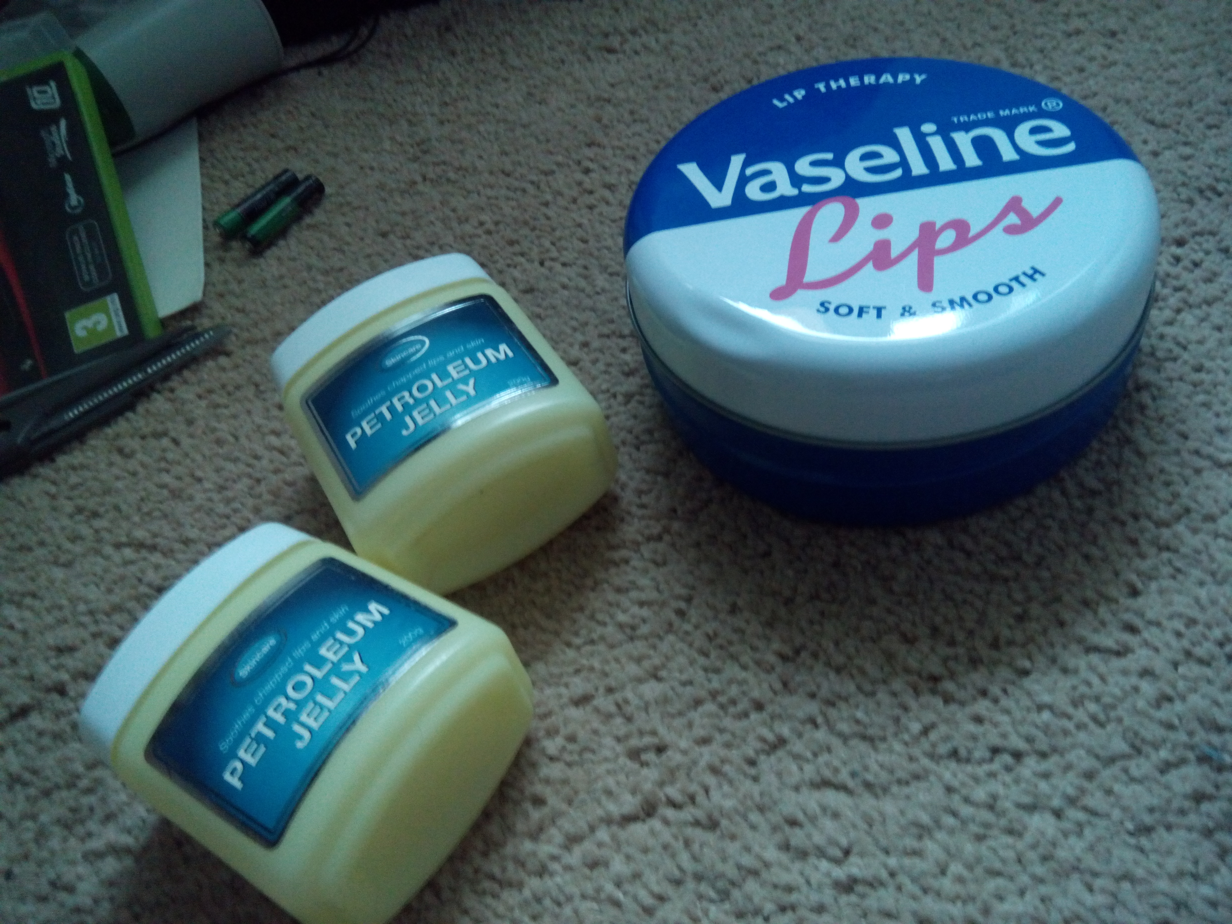 Giant Vaseline Tin : 4 Steps - Instructables