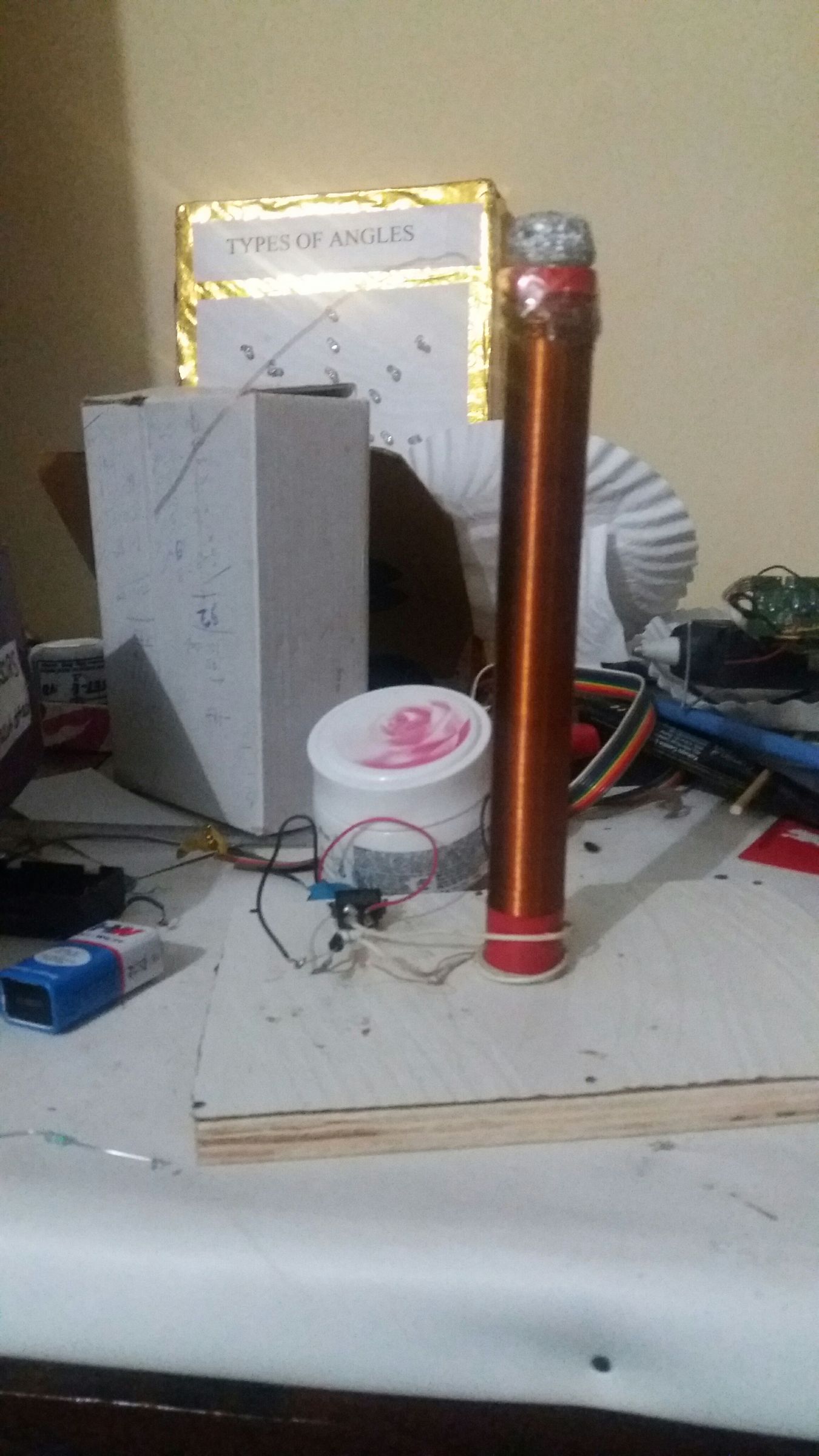 Very Simple 9v Tesla Coil : 8 Steps - Instructables