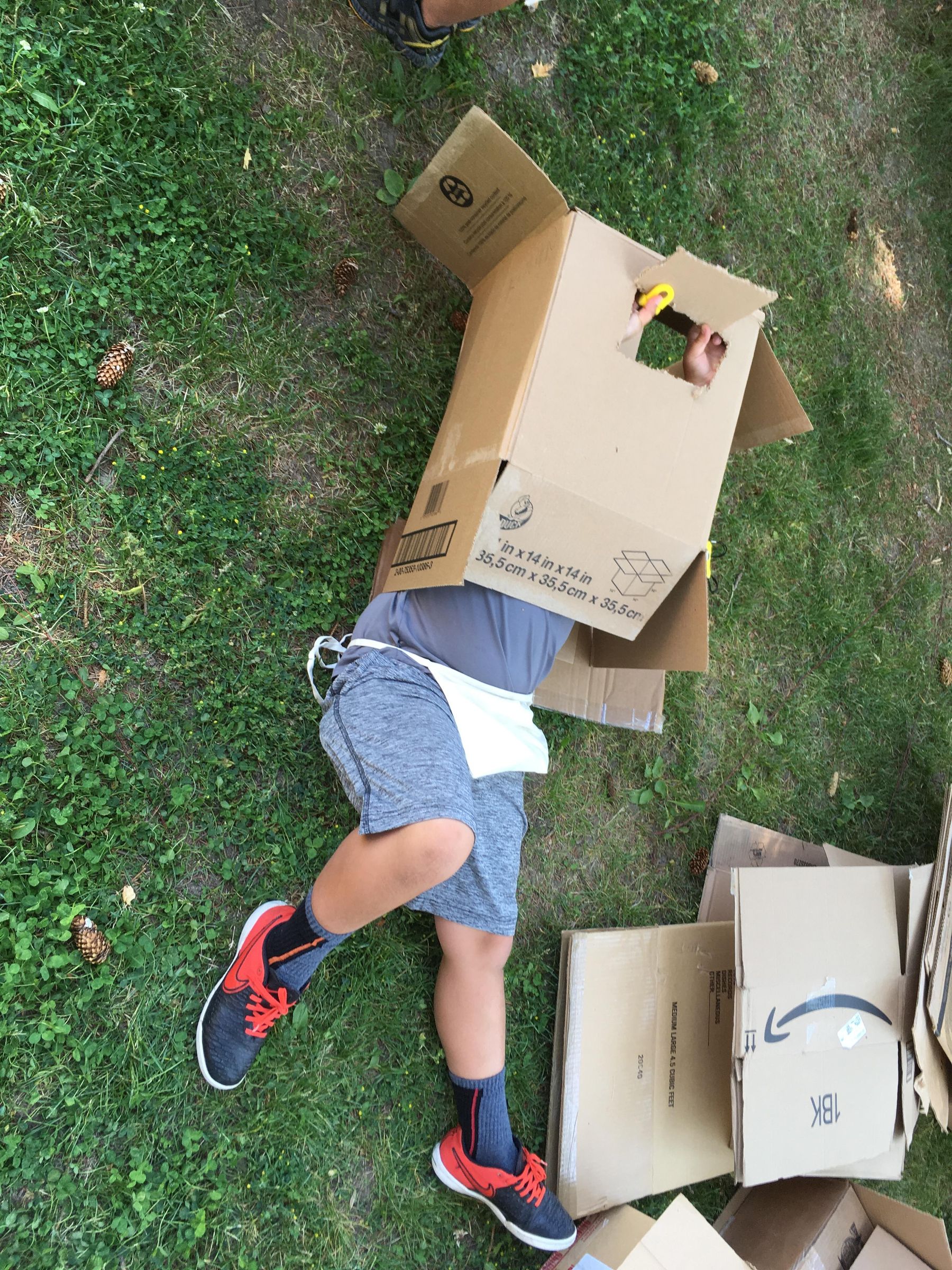 Makedo Cardboard Construction in the Classroom : 4 Steps (with Pictures ...