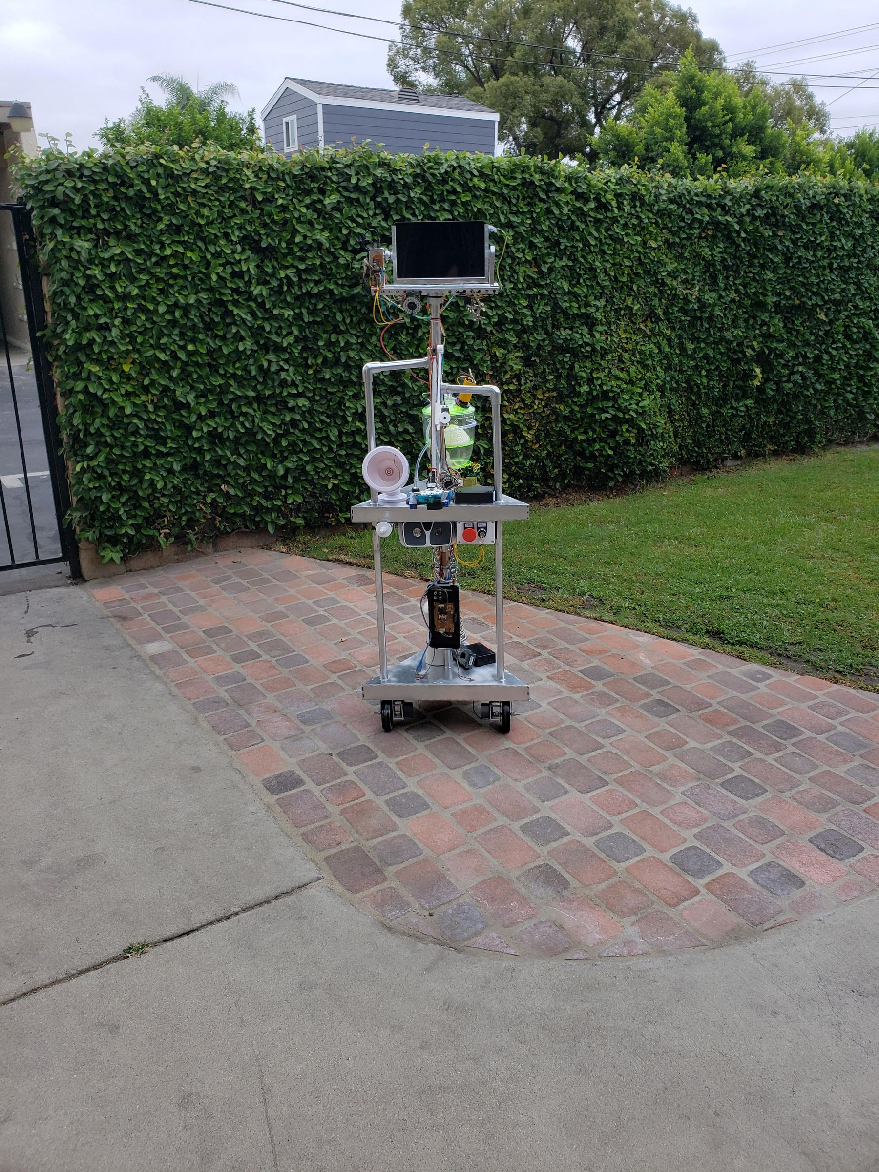 Human Sized Telepresence Robot With Gripper Arm : 5 Steps (with Pictures) - Instructables