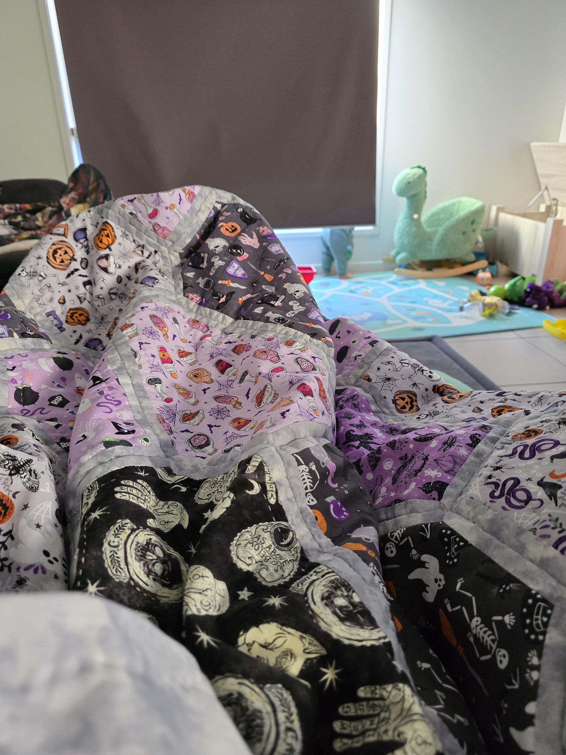 Hand Sewn Coffin Shaped Quilt-As-You-Go King Size Quilt : 10 Steps (with Pictures) - Instructables