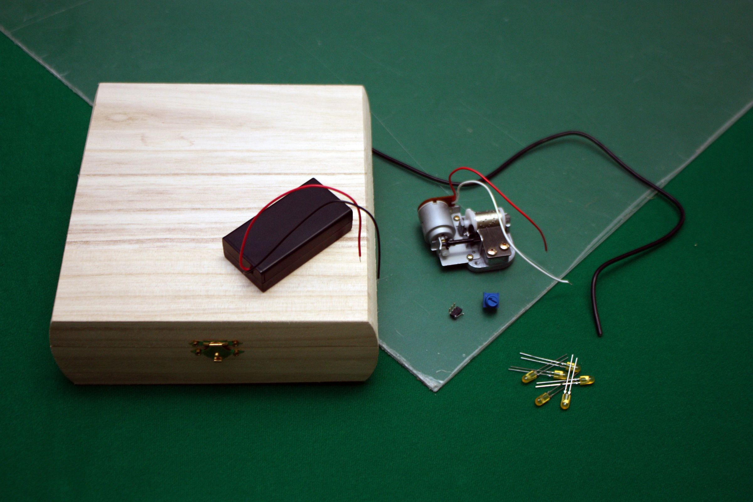 Light-up Music Box for My Valentine (You Are My Sunshine) : 11 Steps ...