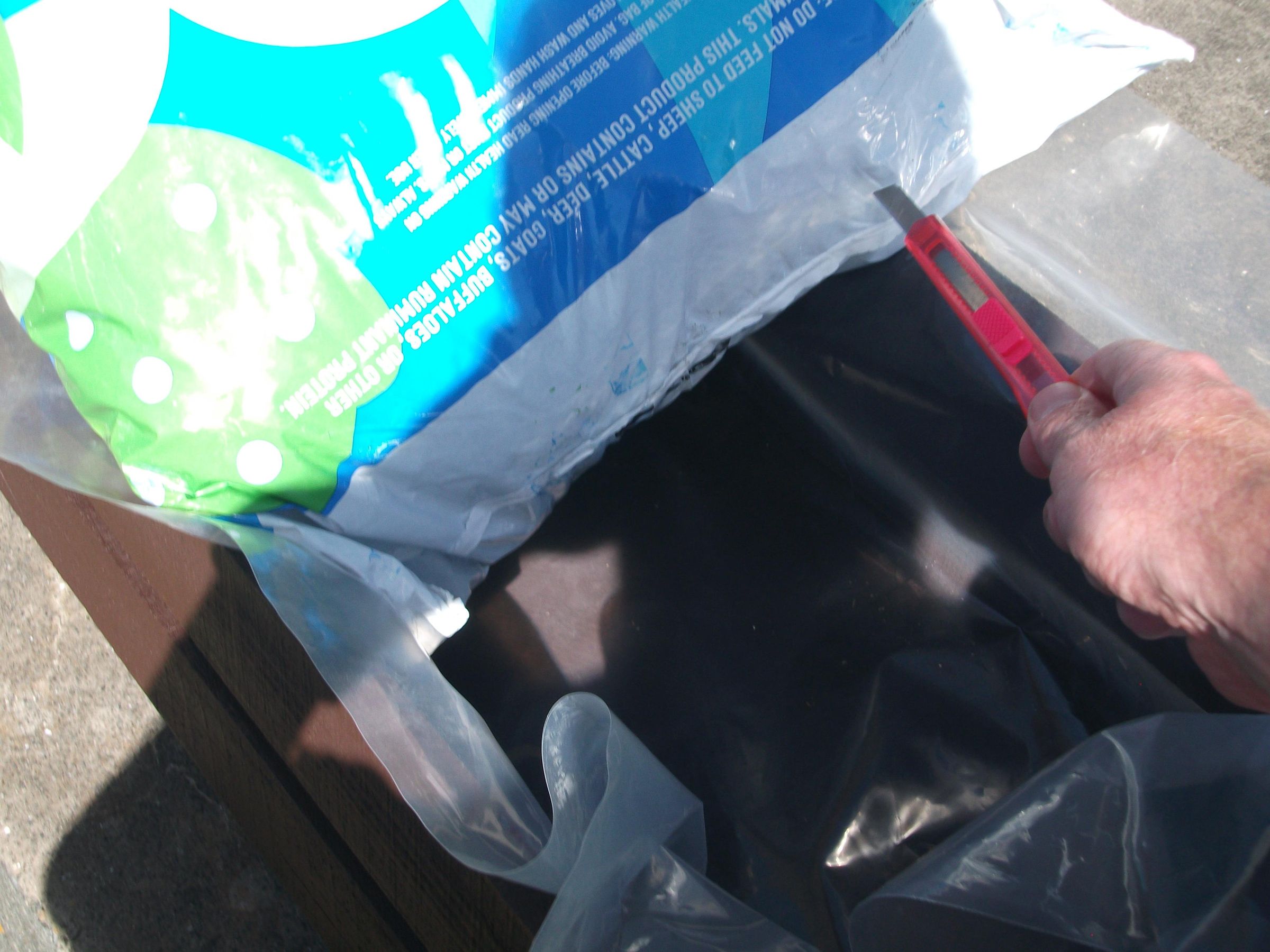 Pedestal Peppermint Patch Planter : 4 Steps (with Pictures) - Instructables