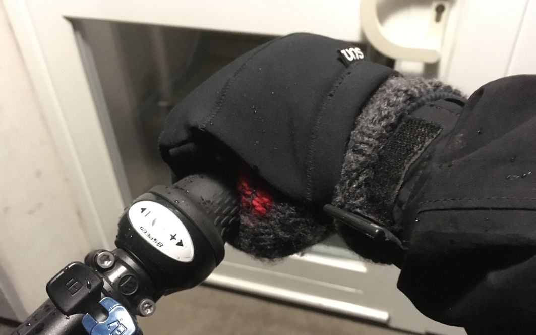 Turn Your Gloves Into Temporary Mittens : 7 Steps (with Pictures ...