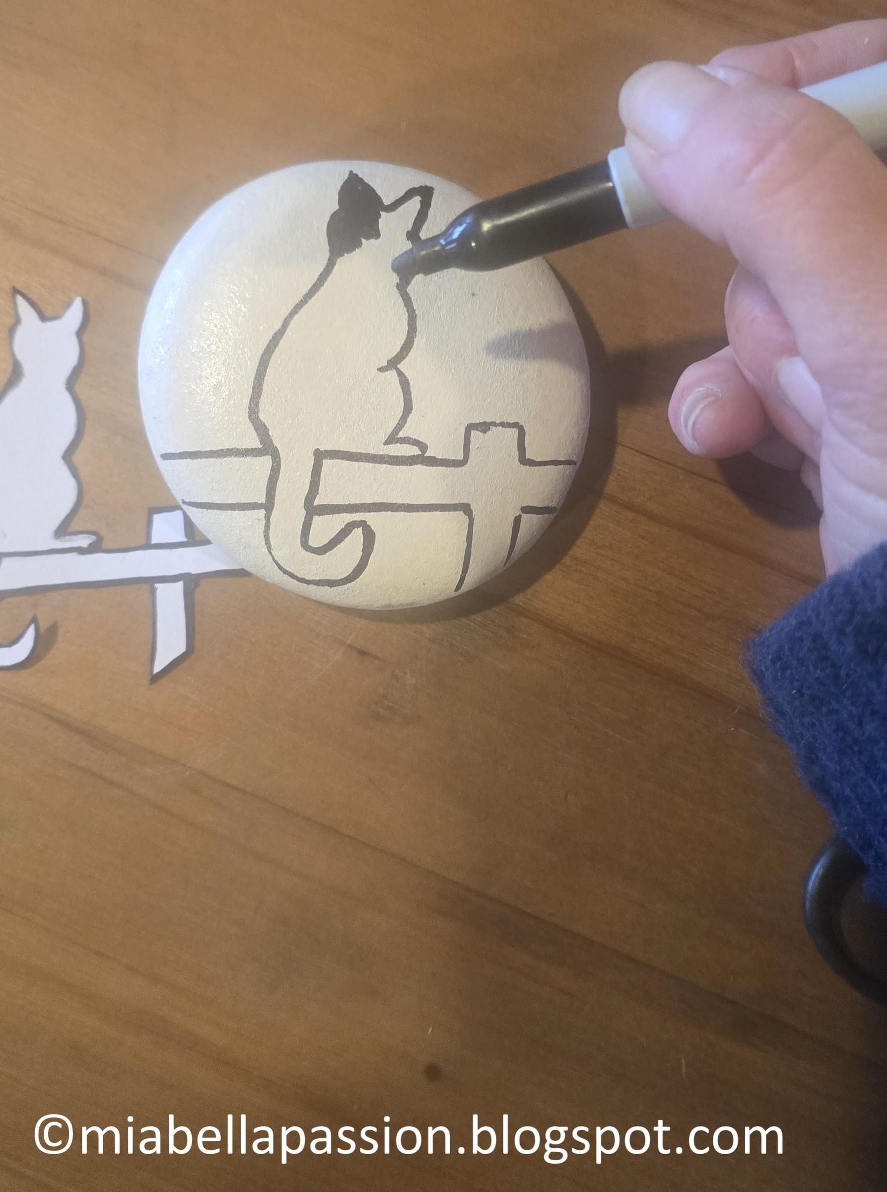 ROCK ART for the Kids: Halloween Cat & Moon - Instructables