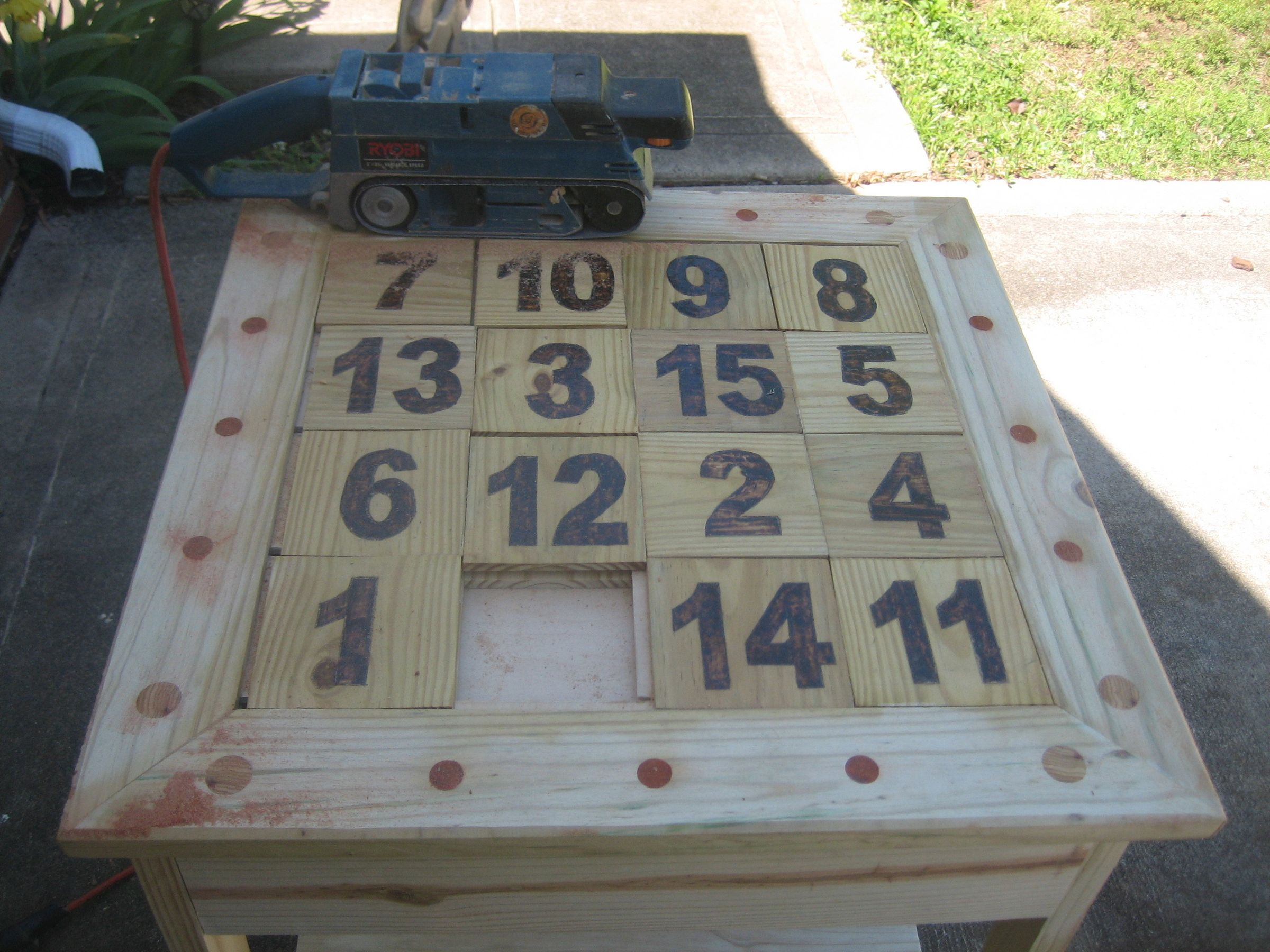 THE PUZZLE TABLE : 10 Steps (with Pictures) - Instructables