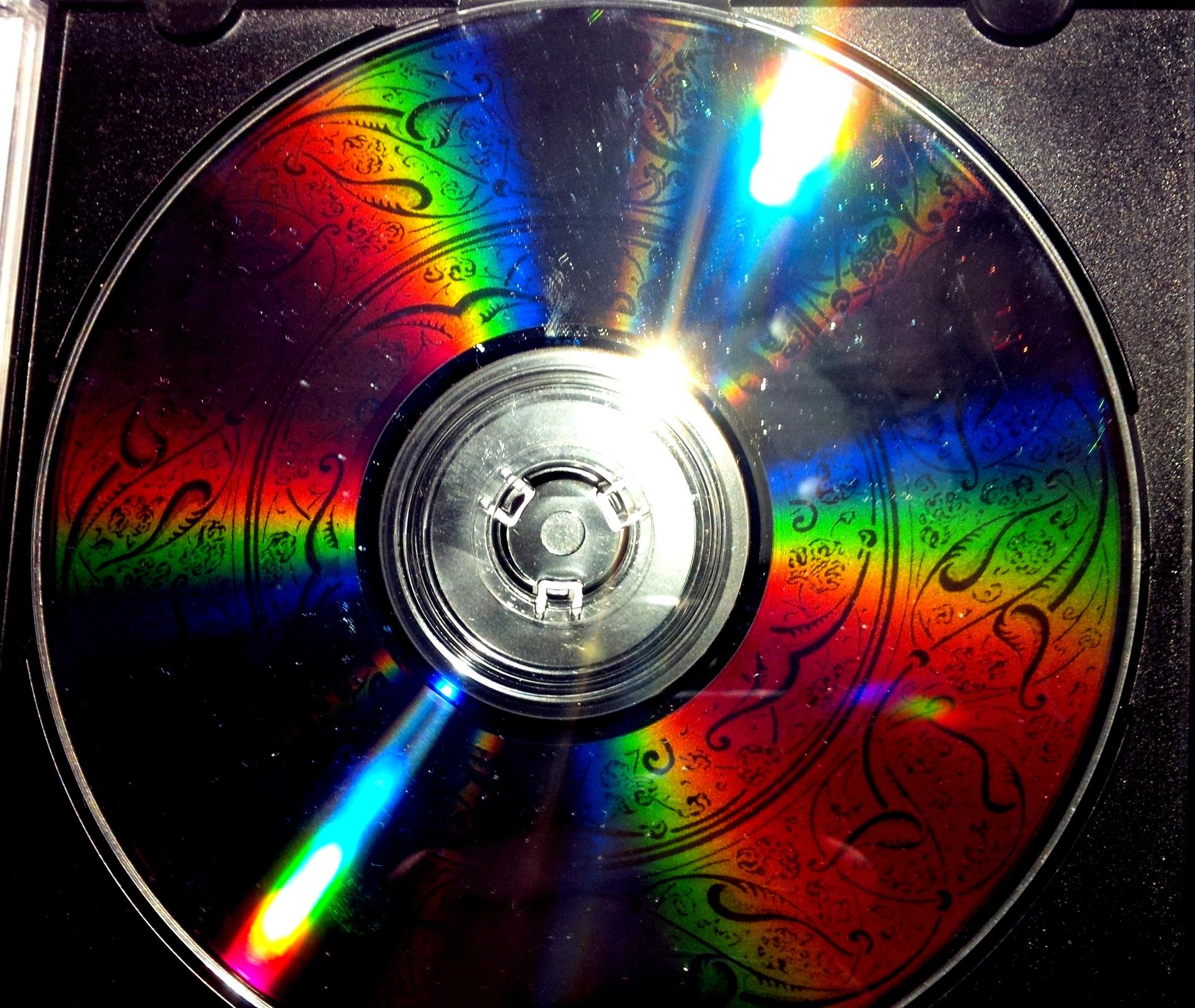 Burning Pictures on a Compact Disc Surface : 8 Steps (with Pictures ...