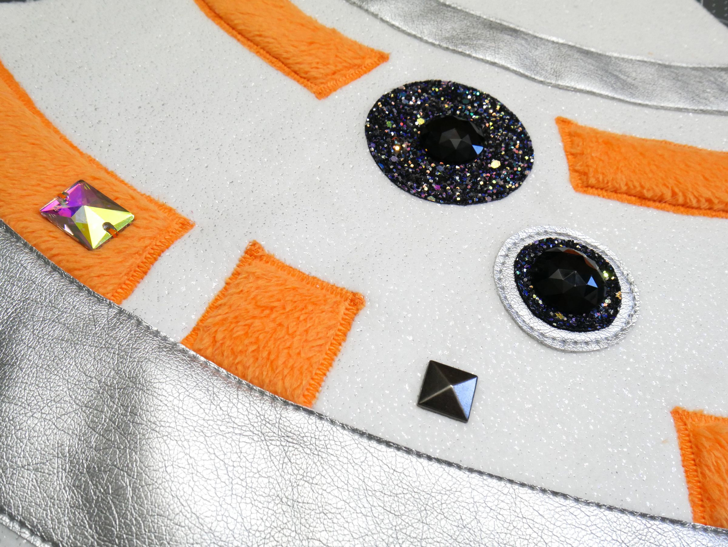 Star Wars BB8 Inspired Santa Hat : 10 Steps (with Pictures) - Instructables