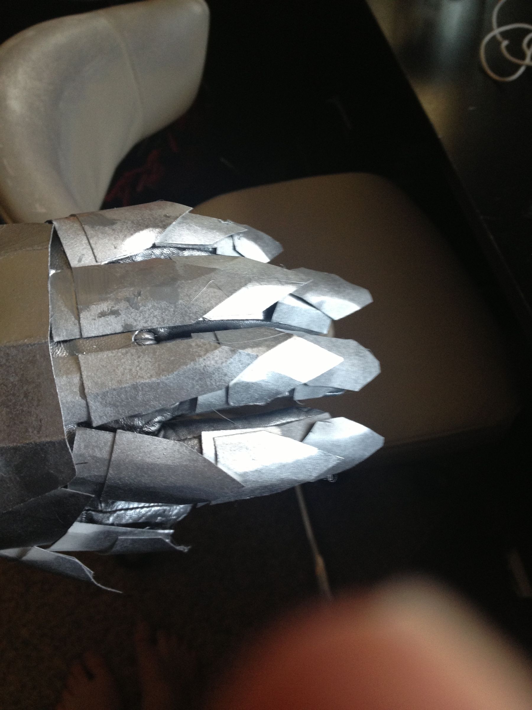 Knight Gauntlets : 6 Steps - Instructables