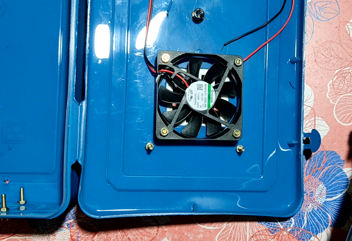 Upcycle an Old Plastic Box Into a Circuit Enclosure : 6 Steps (with ...