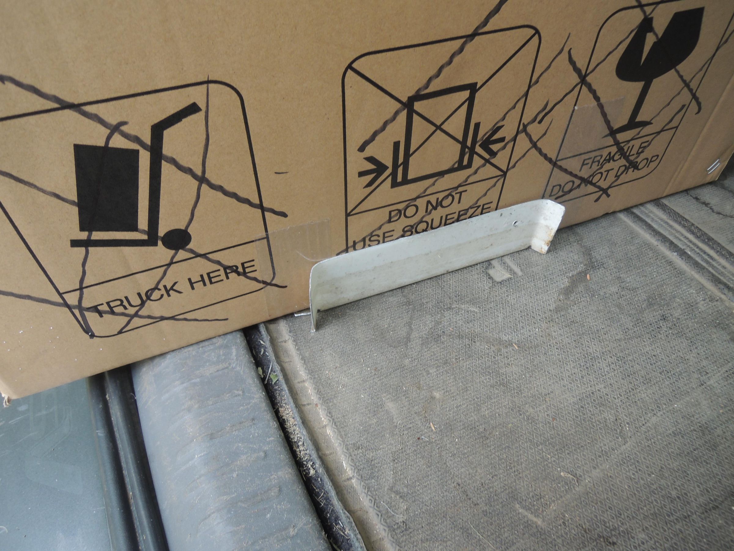 Bottom Box Grip Brackets for Lifting Heavy Items (One or Two People ...