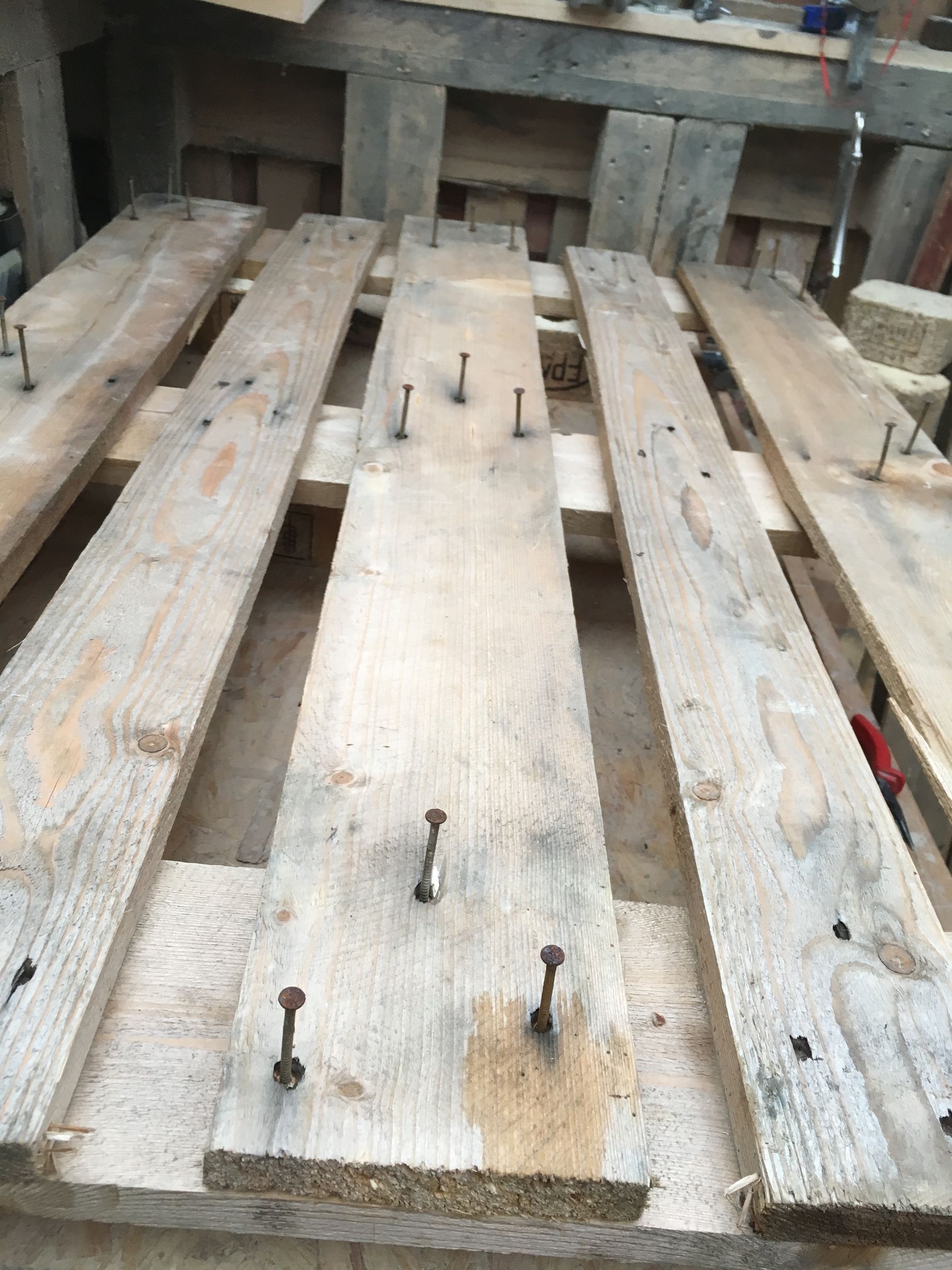 How to Disassemble a Pallet Efficiently : 8 Steps (with Pictures ...