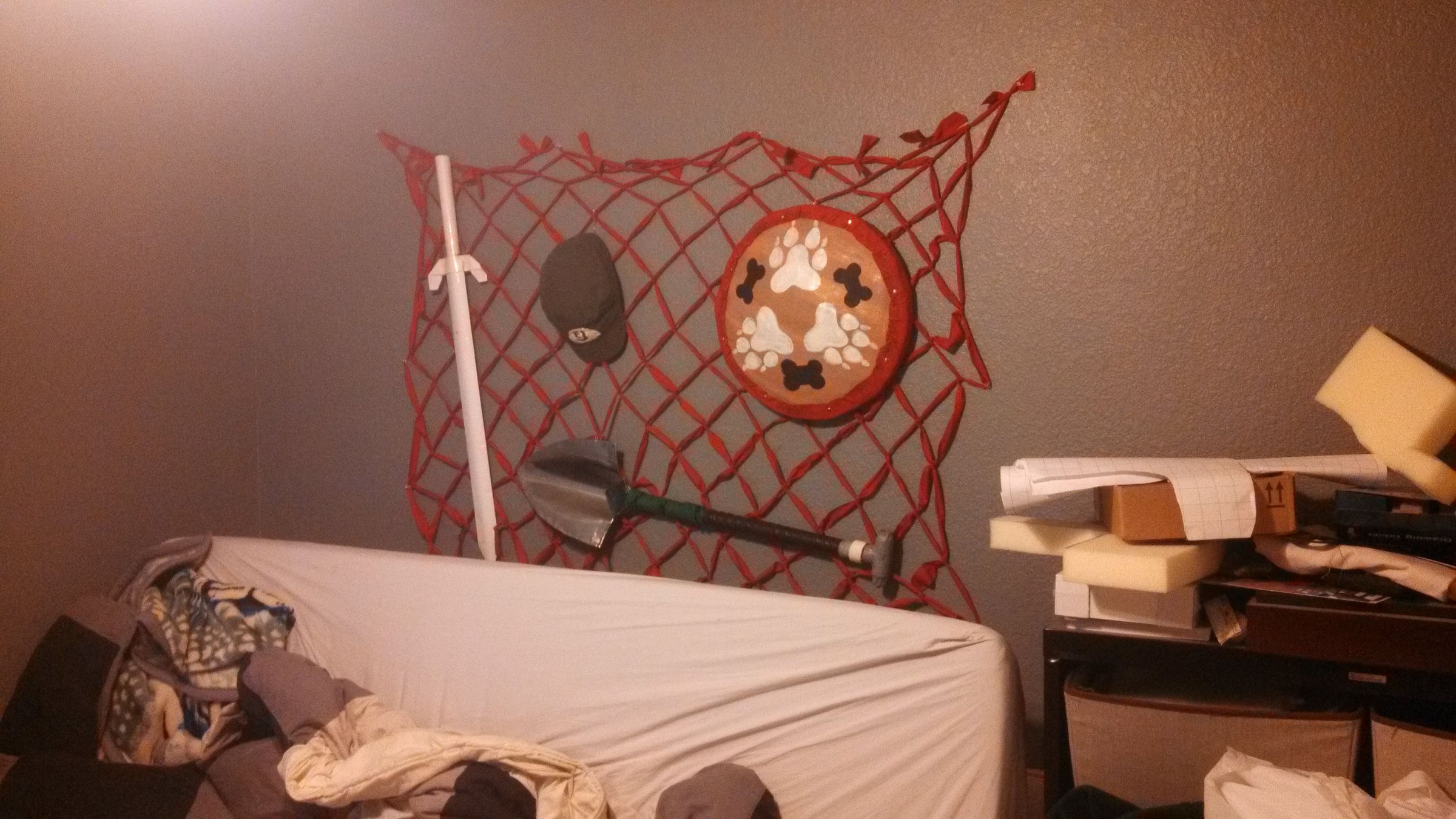 "Wall Netting" - a Decorative Display for Your Everyday Stuff ...