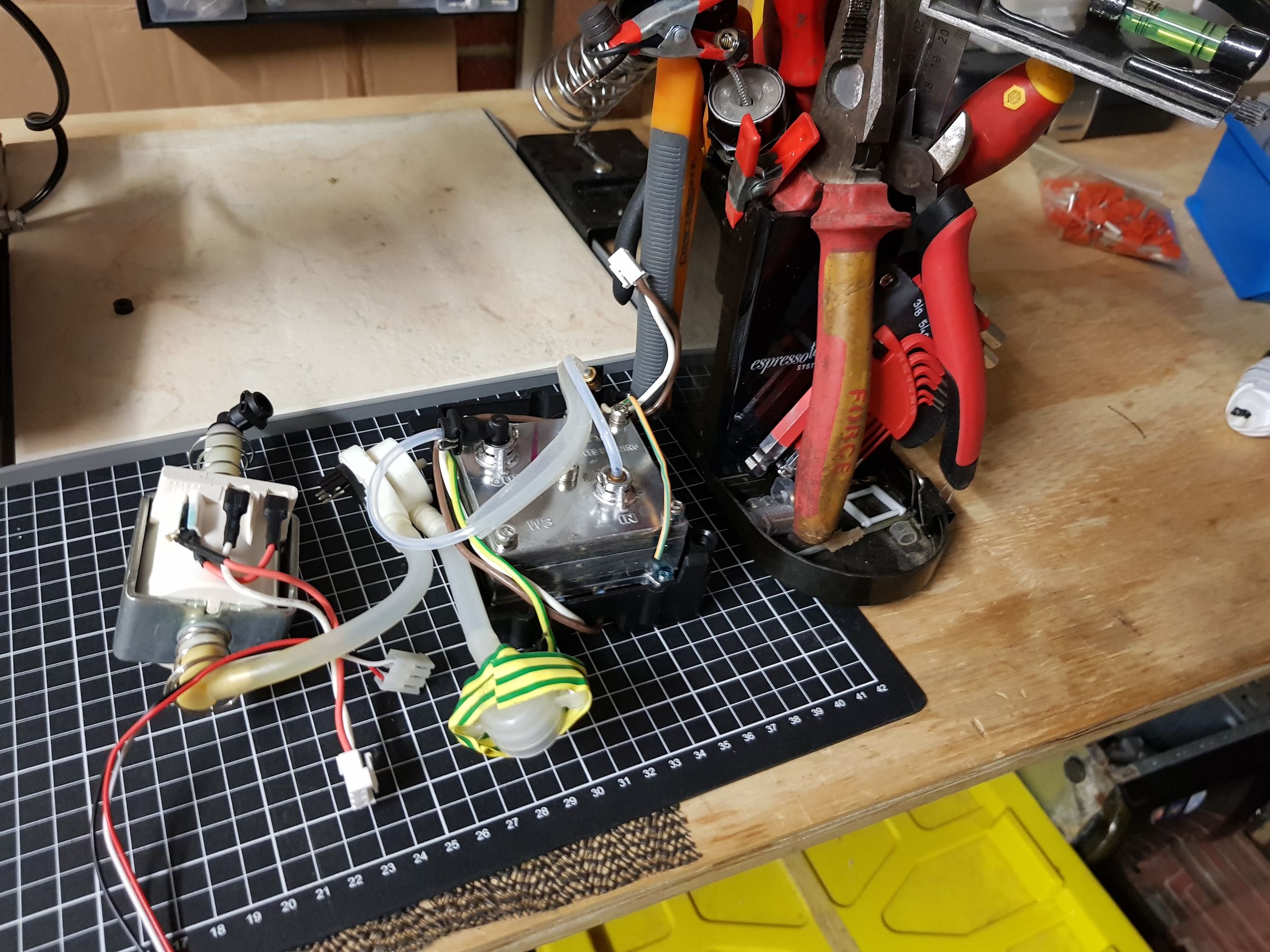 Solder Station 3rd Arm : 3 Steps - Instructables