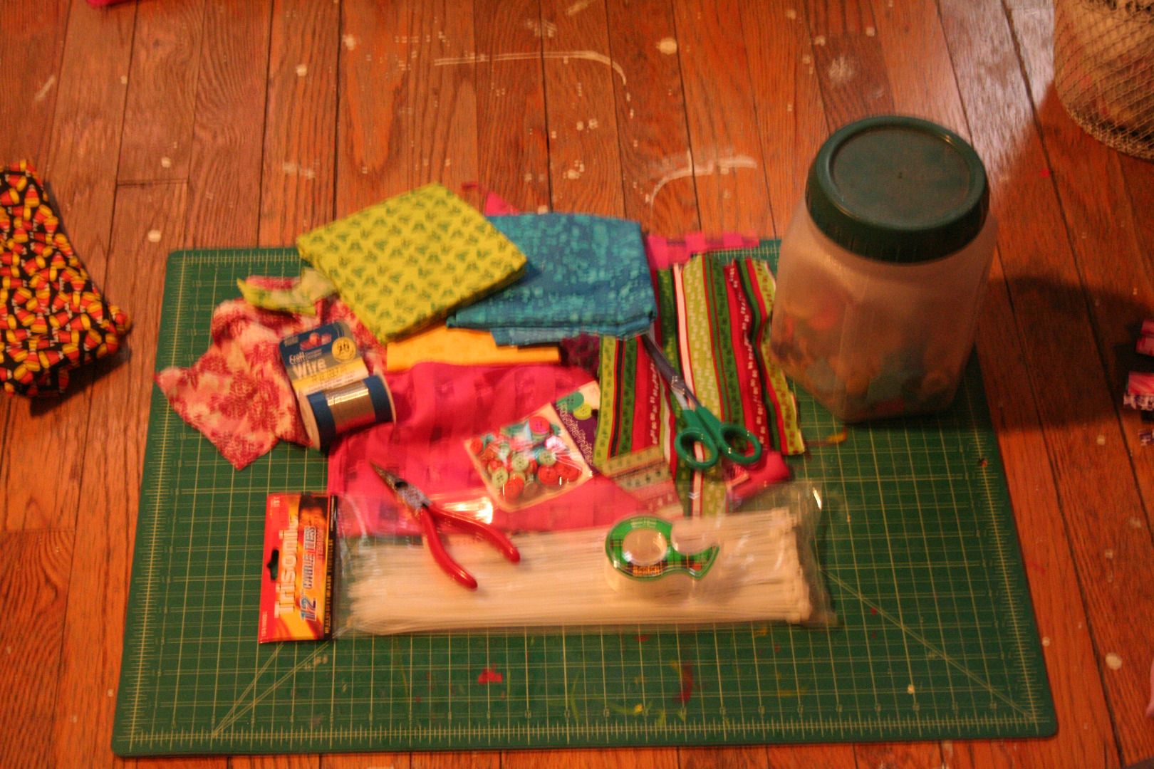 Button & Bead Zip Tie Bangles : 5 Steps (with Pictures) - Instructables