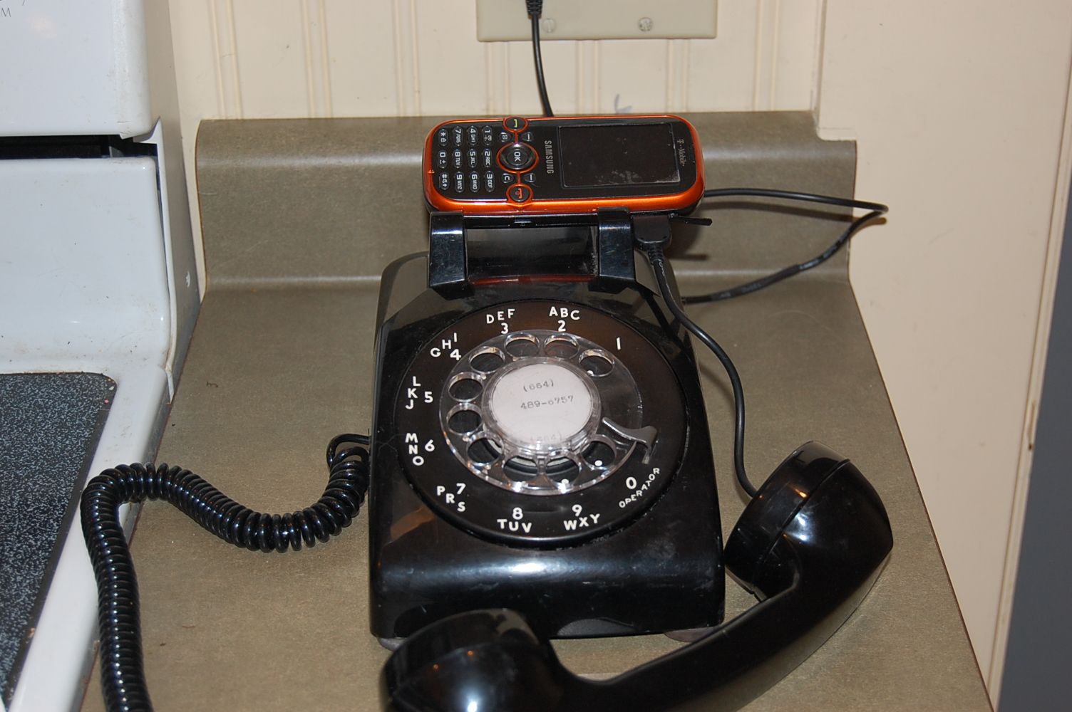 Retro Phone Phone Charging Station : 10 Steps (with Pictures ...