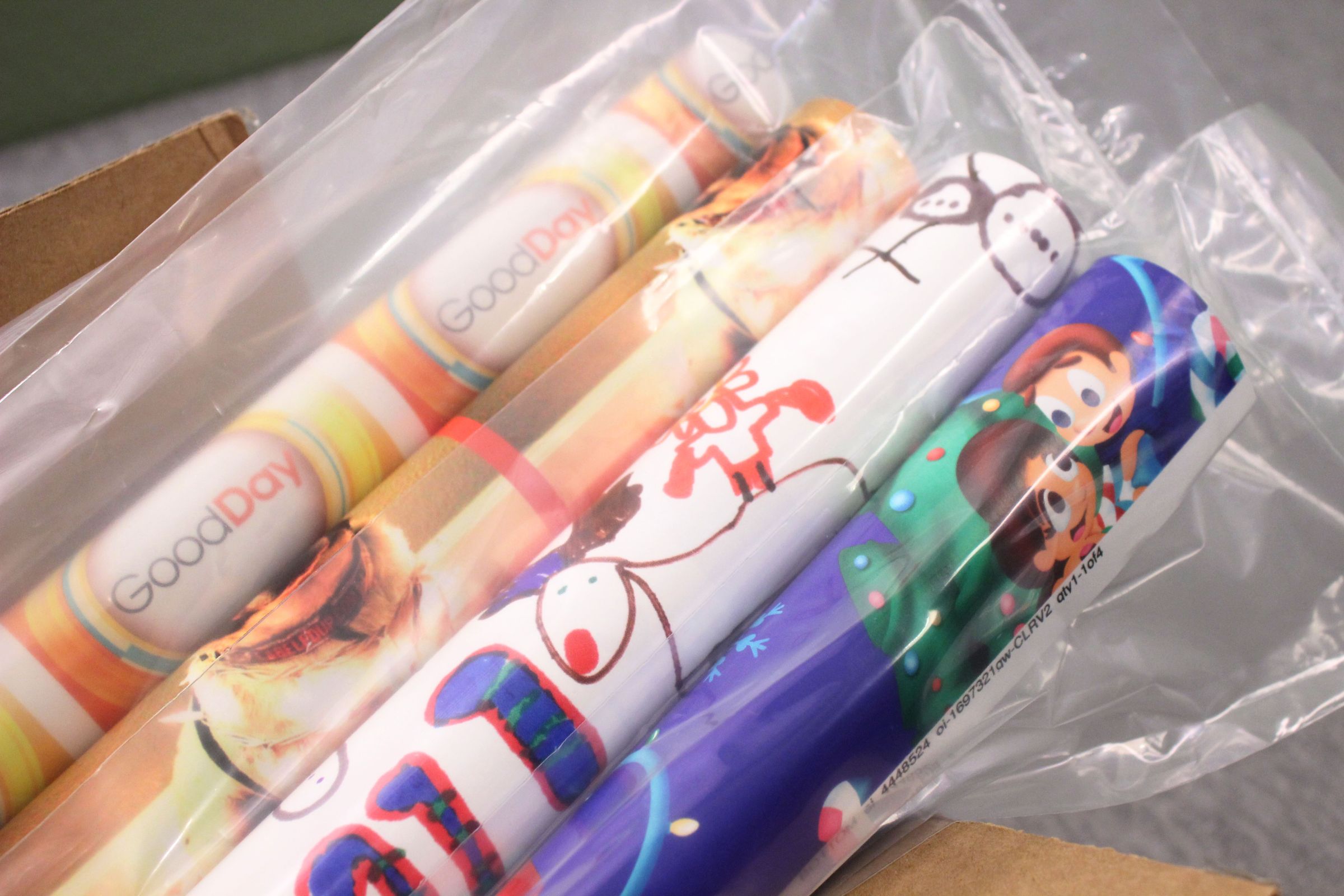 Creating Custom Gift Wrap : 4 Steps (with Pictures) - Instructables