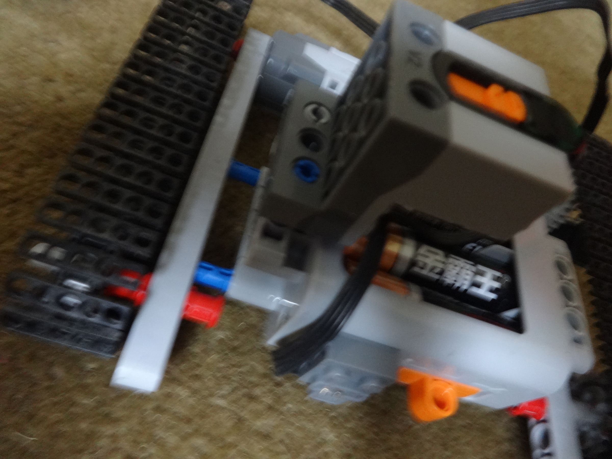 Lego Rc Tank Version 2.0 : 15 Steps - Instructables
