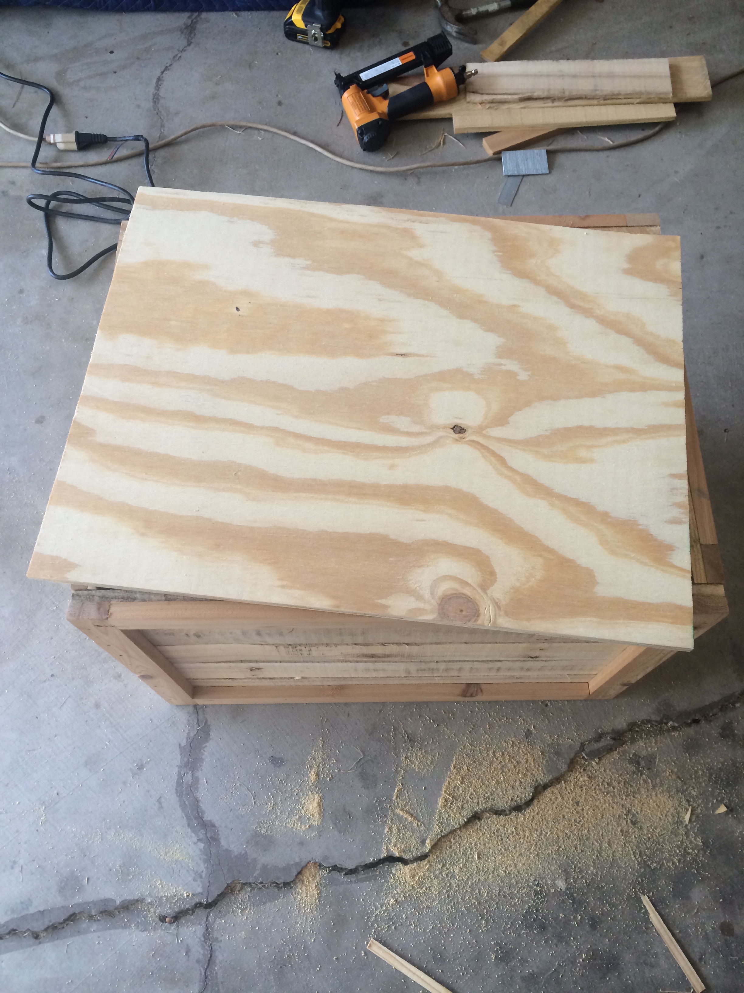 Monster-In-A-Box Halloween Prop (Part 1, the Box) or Just a Good Pallet ...