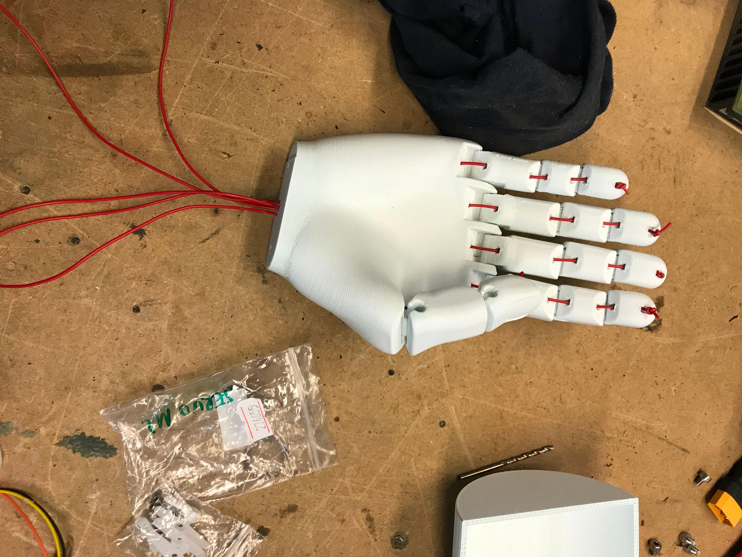 Prosthetic Arm - Marc Vilanova & Marc Mendez : 13 Steps - Instructables