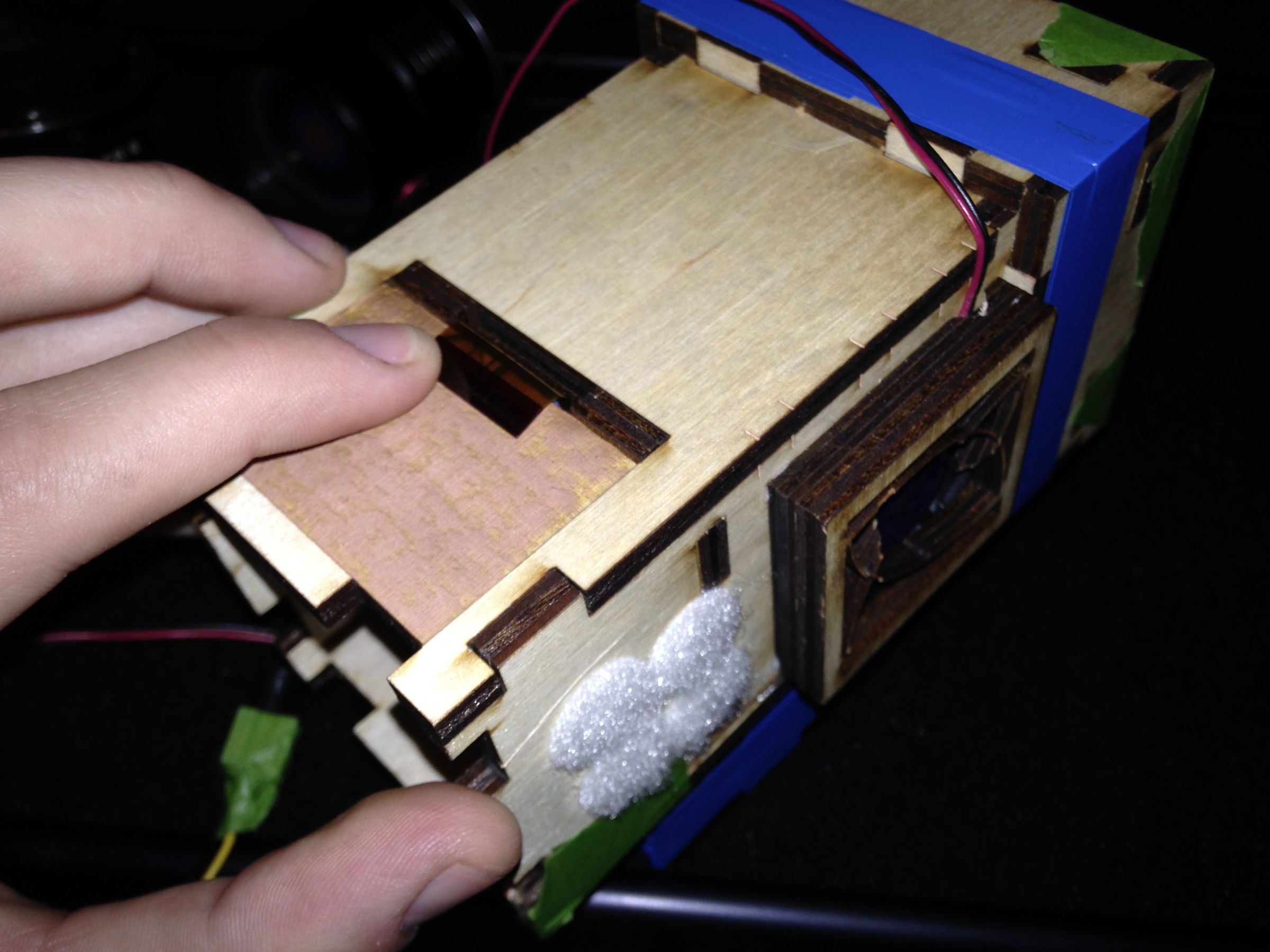 Augment Your Reality With the ITorch Raspberry Pi Flashlight Projector ...