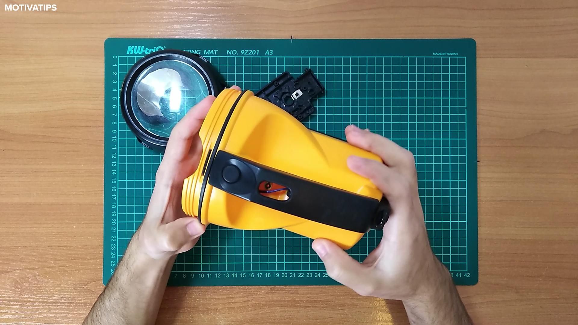 The Most Advanced Flashlight - COB LED, UV LED, and Laser Inside : 5 ...