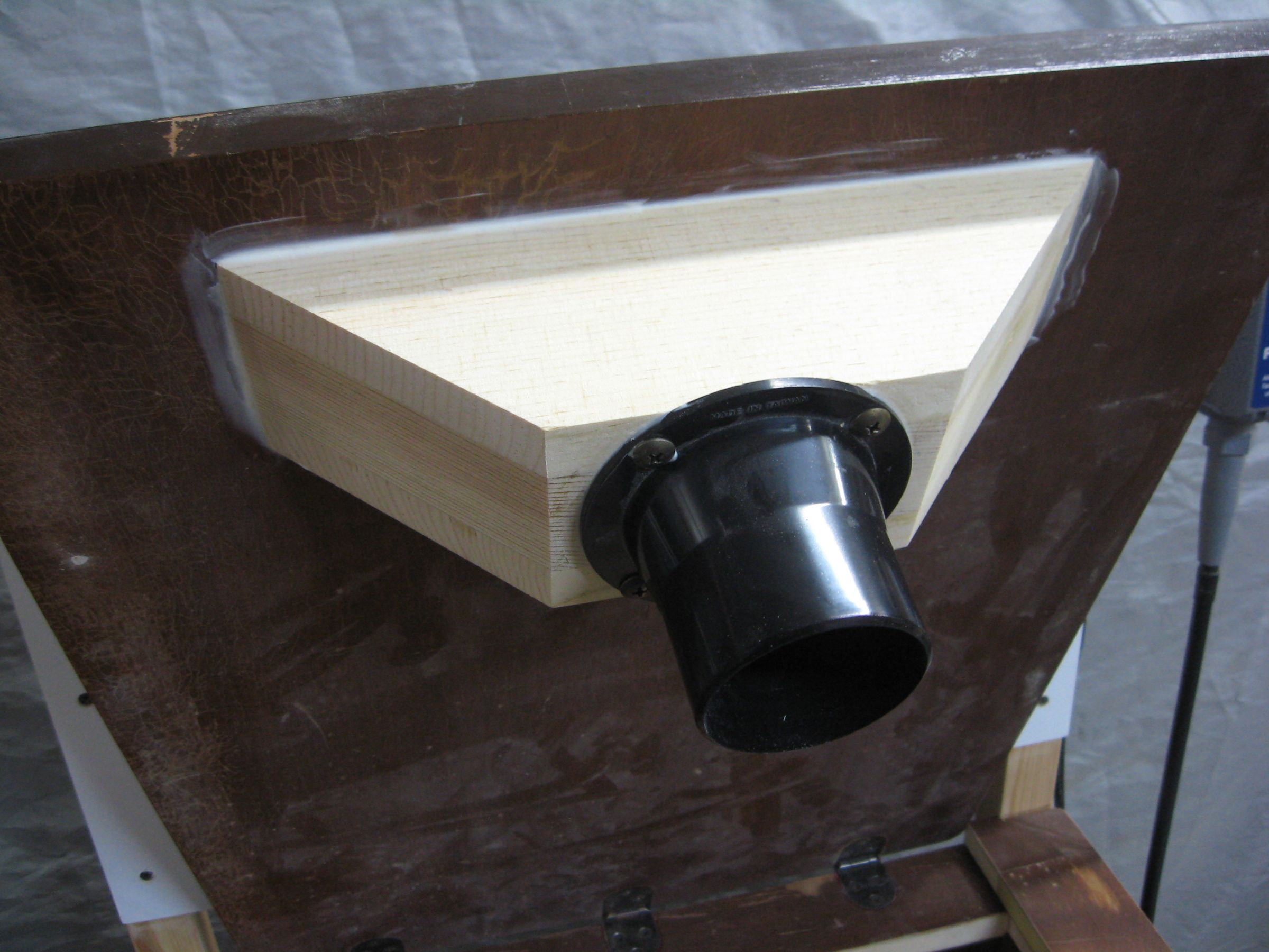 Wood Carving Station From Old Sewing Table : 14 Steps (with Pictures ...