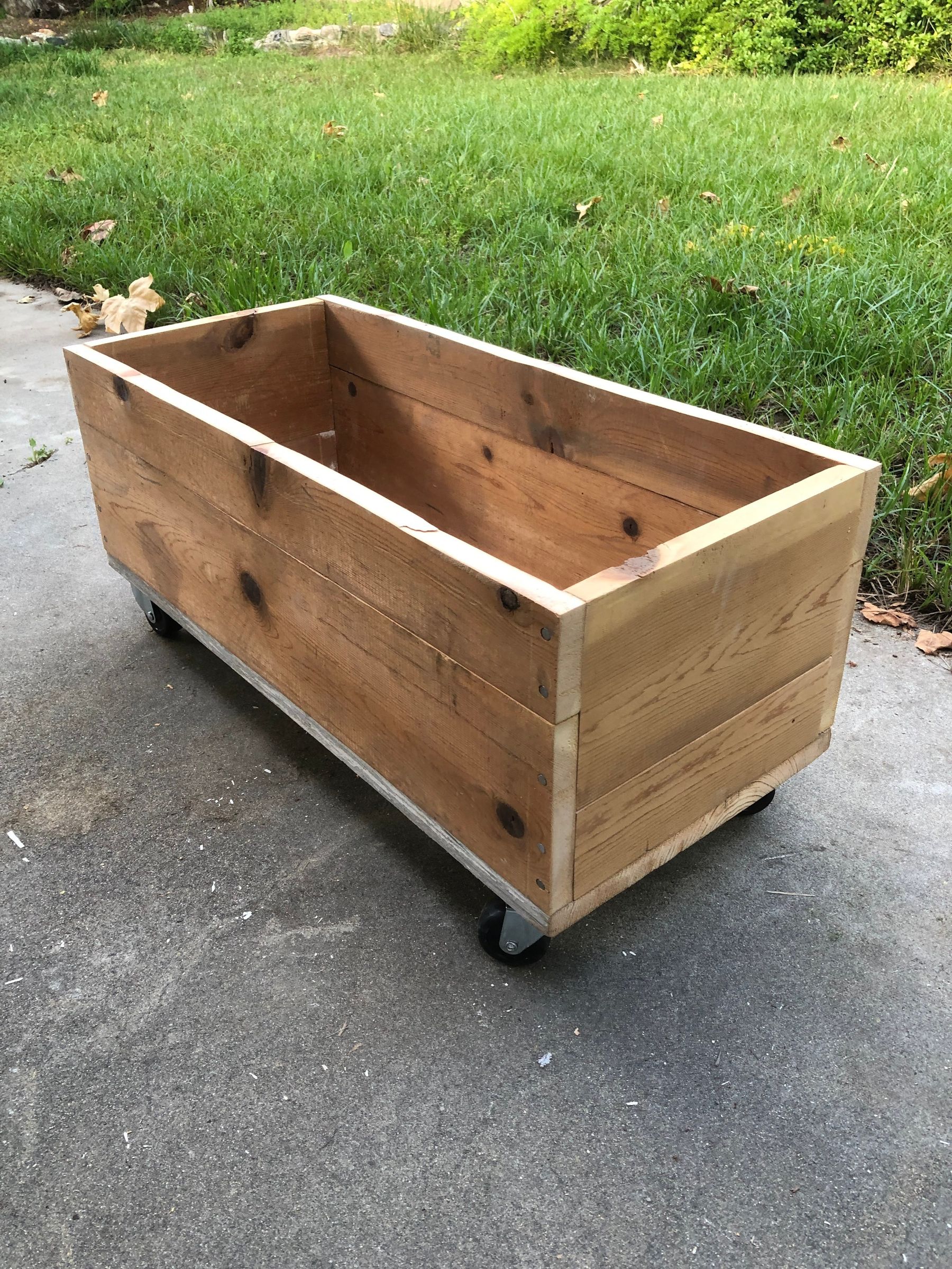 Wood Planter With Casters : 3 Steps - Instructables