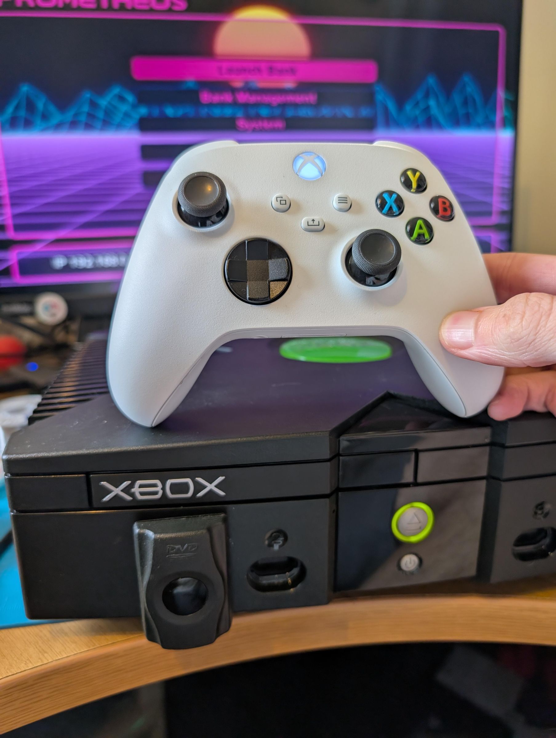 Original Xbox Bluetooth Dongle - Play Wirelessly With Modern ...