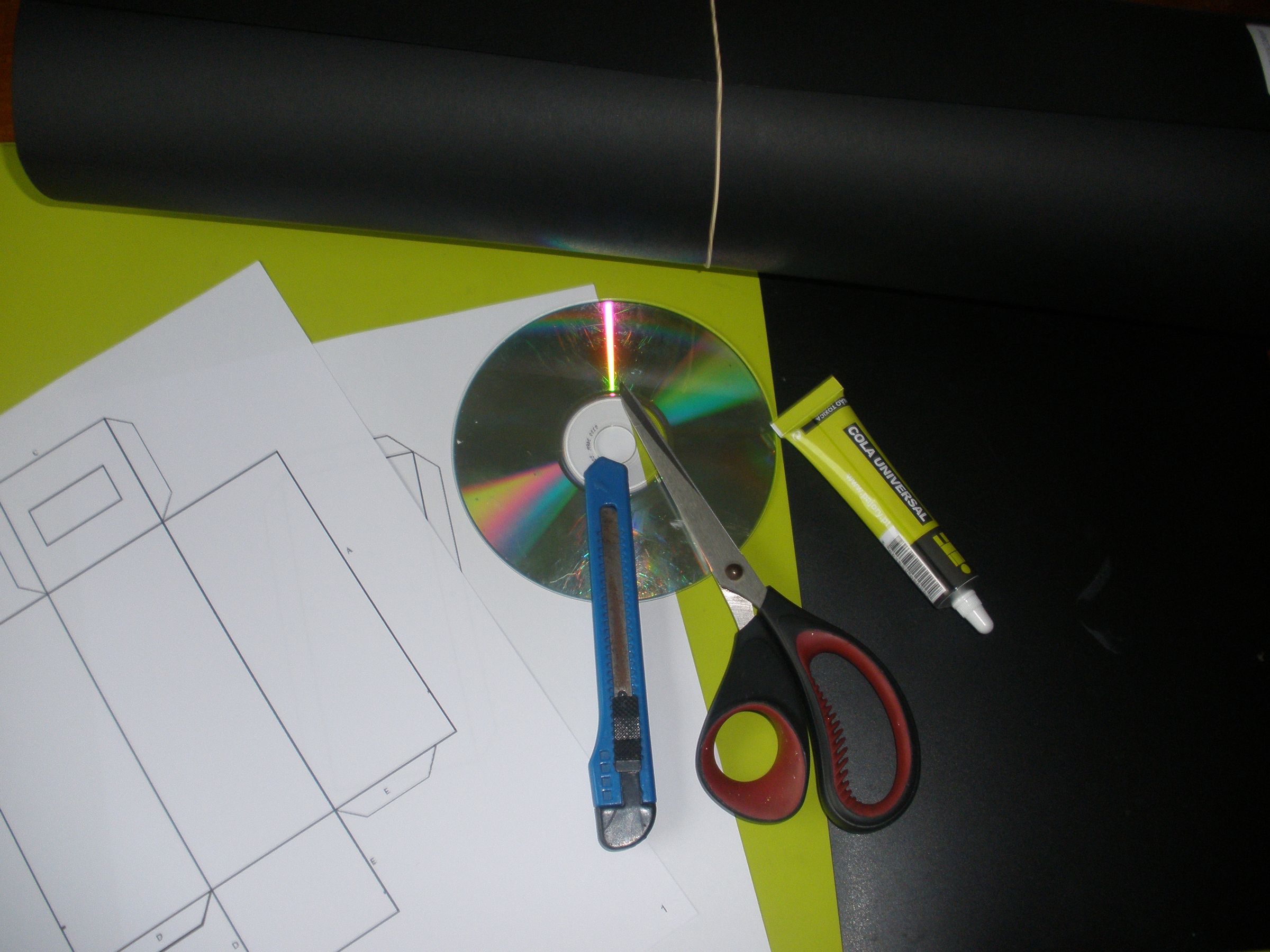 DIY Spectroscope Under 1€ : 10 Steps - Instructables