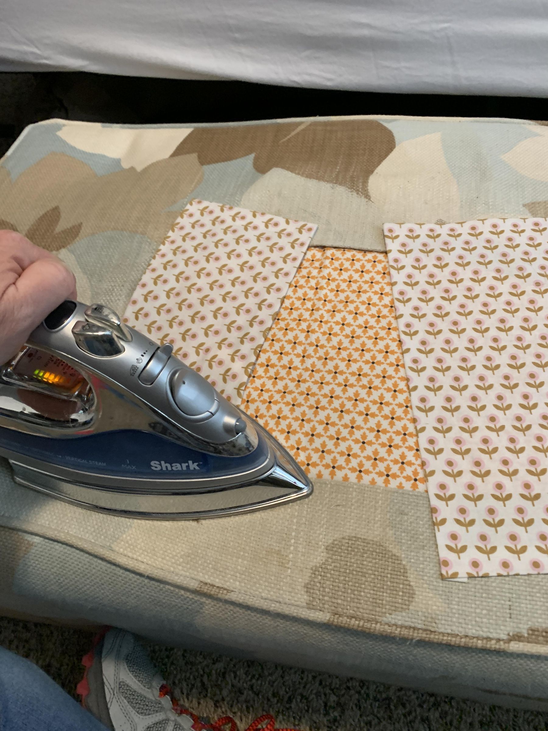 Repair Fabric Ottoman : 6 Steps (with Pictures) - Instructables