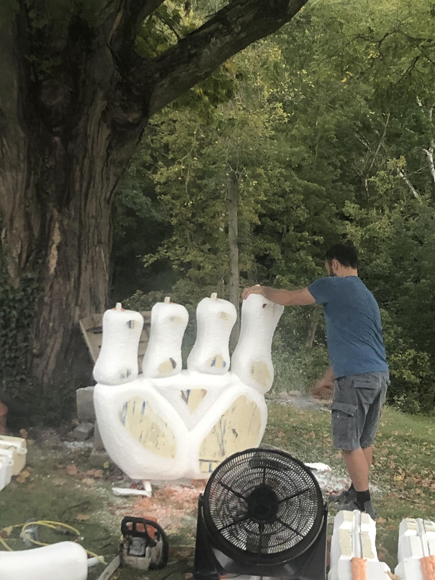 Over Sized Skeleton Breaking Out of My Home : 11 Steps (with Pictures ...