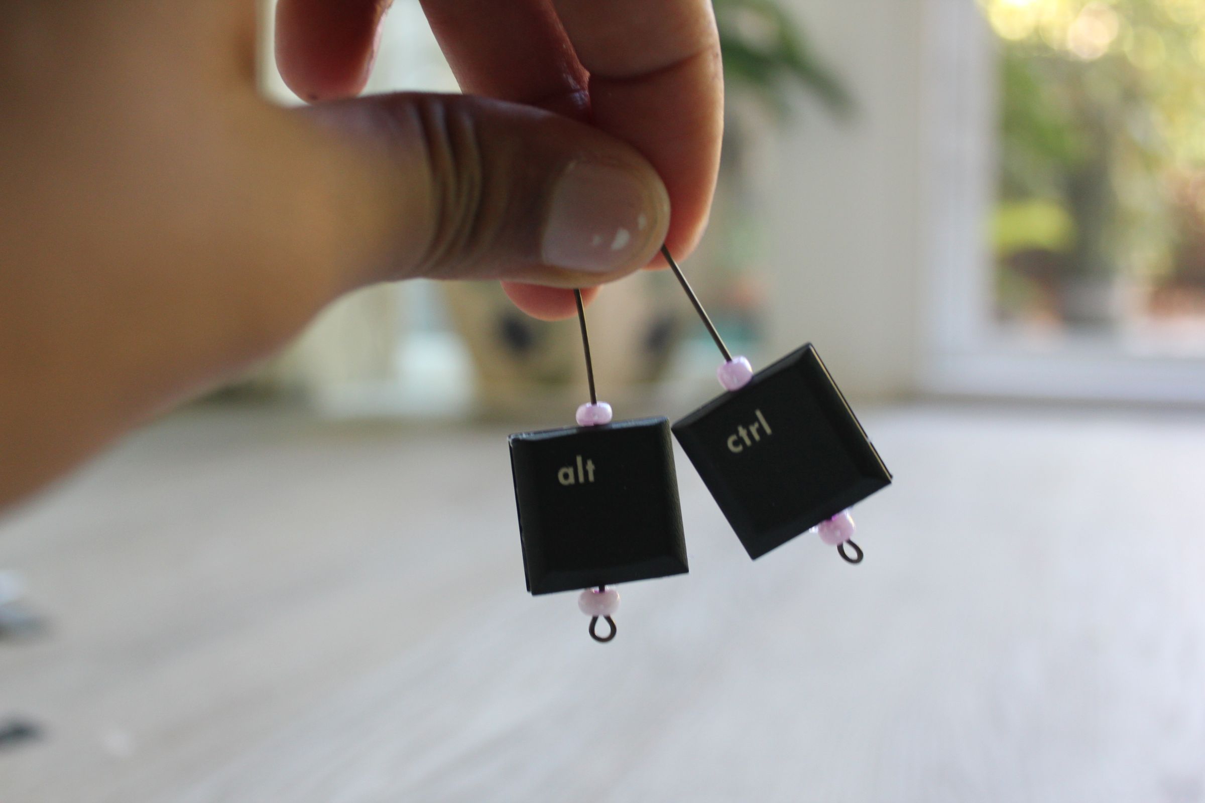 Computer Keyboard Jewelry : 7 Steps (with Pictures) - Instructables