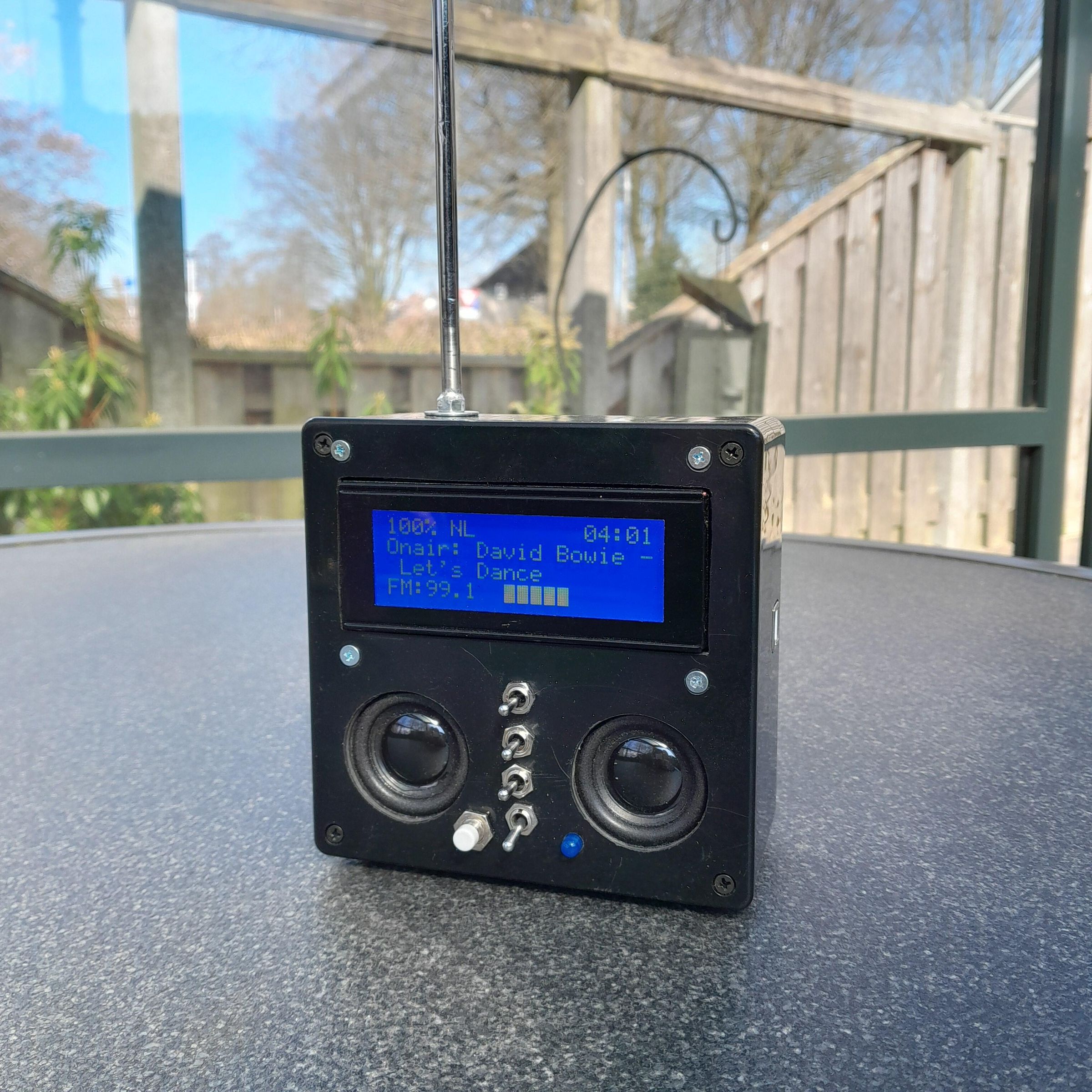 Mini FM Radio With RDA5807m Chip : 8 Steps (with Pictures) - Instructables