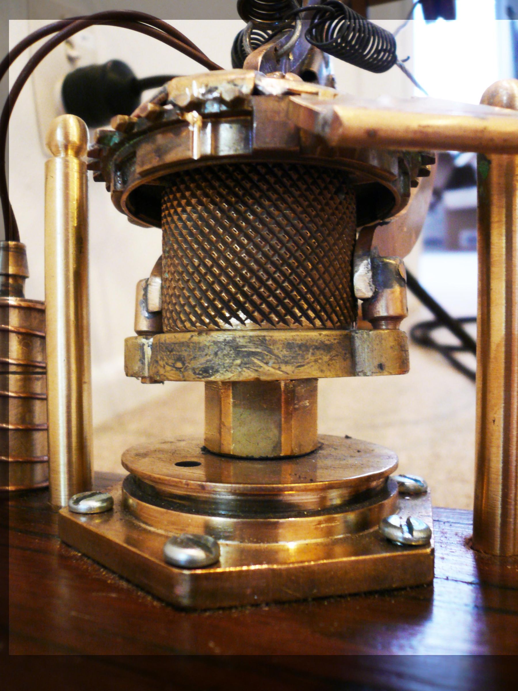 Steampunk Floating Arm Desk Lamp : 5 Steps (with Pictures) - Instructables