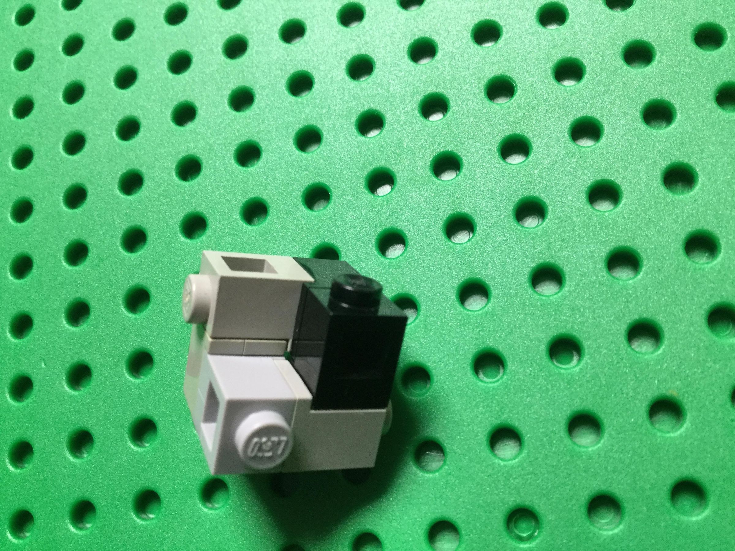Lego Portal Gun, Chell Figure and Companion Cube : 4 Steps - Instructables